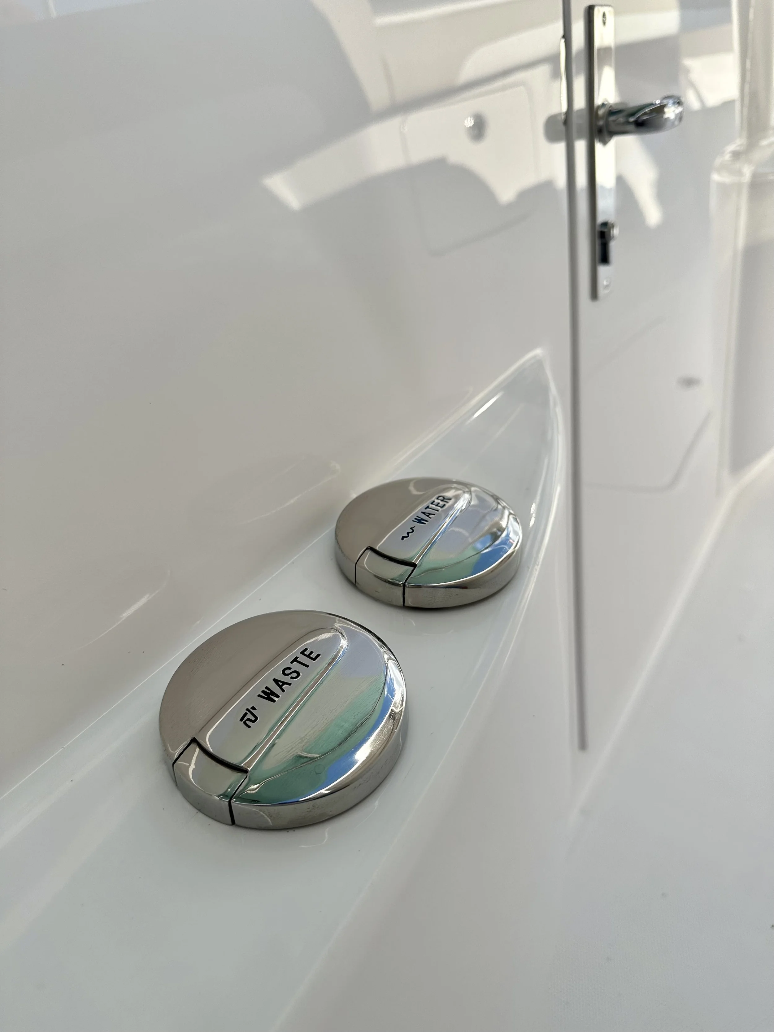 38CC — Mag Bay Yachts - NEW