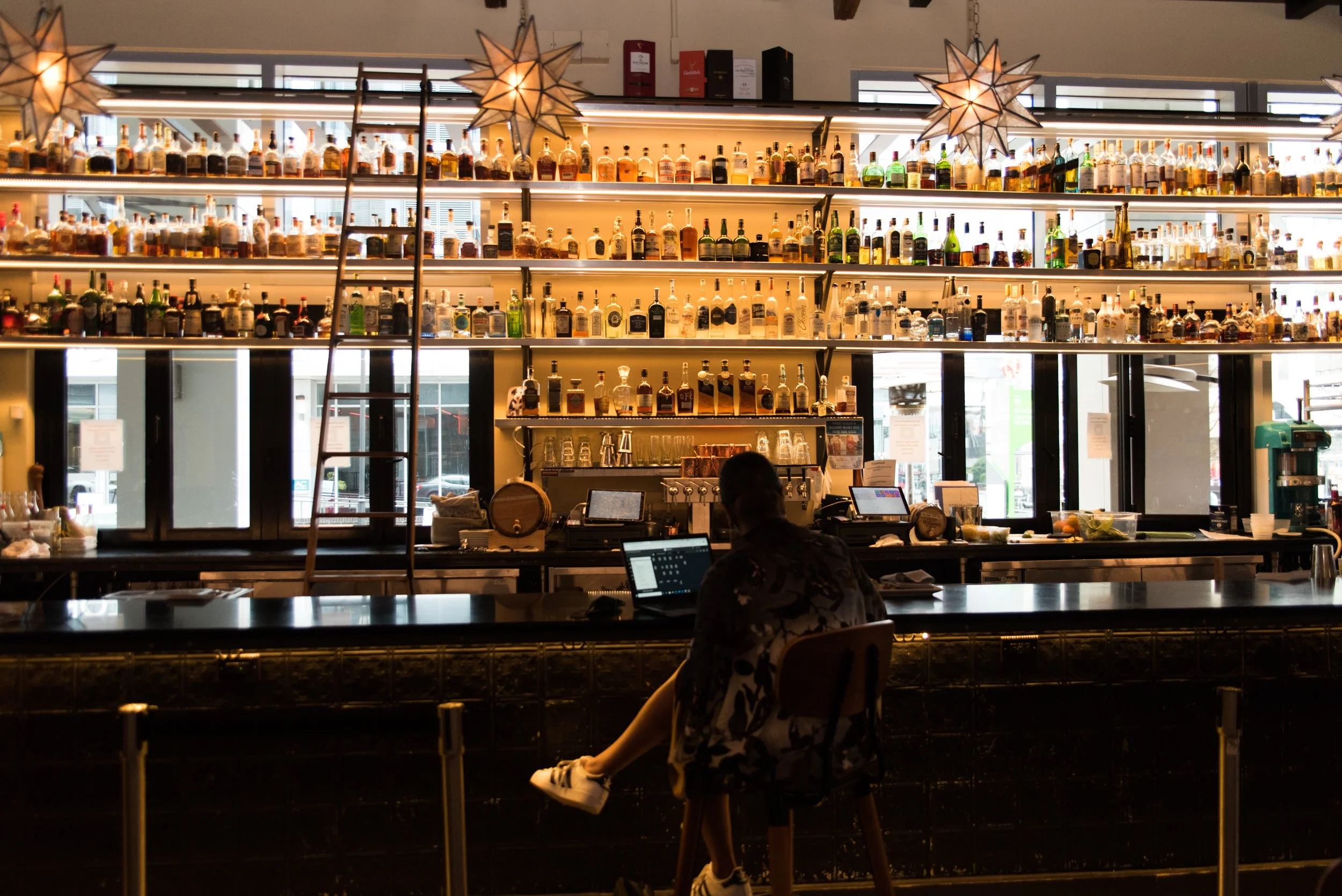 STIR COCKTAIL BAR