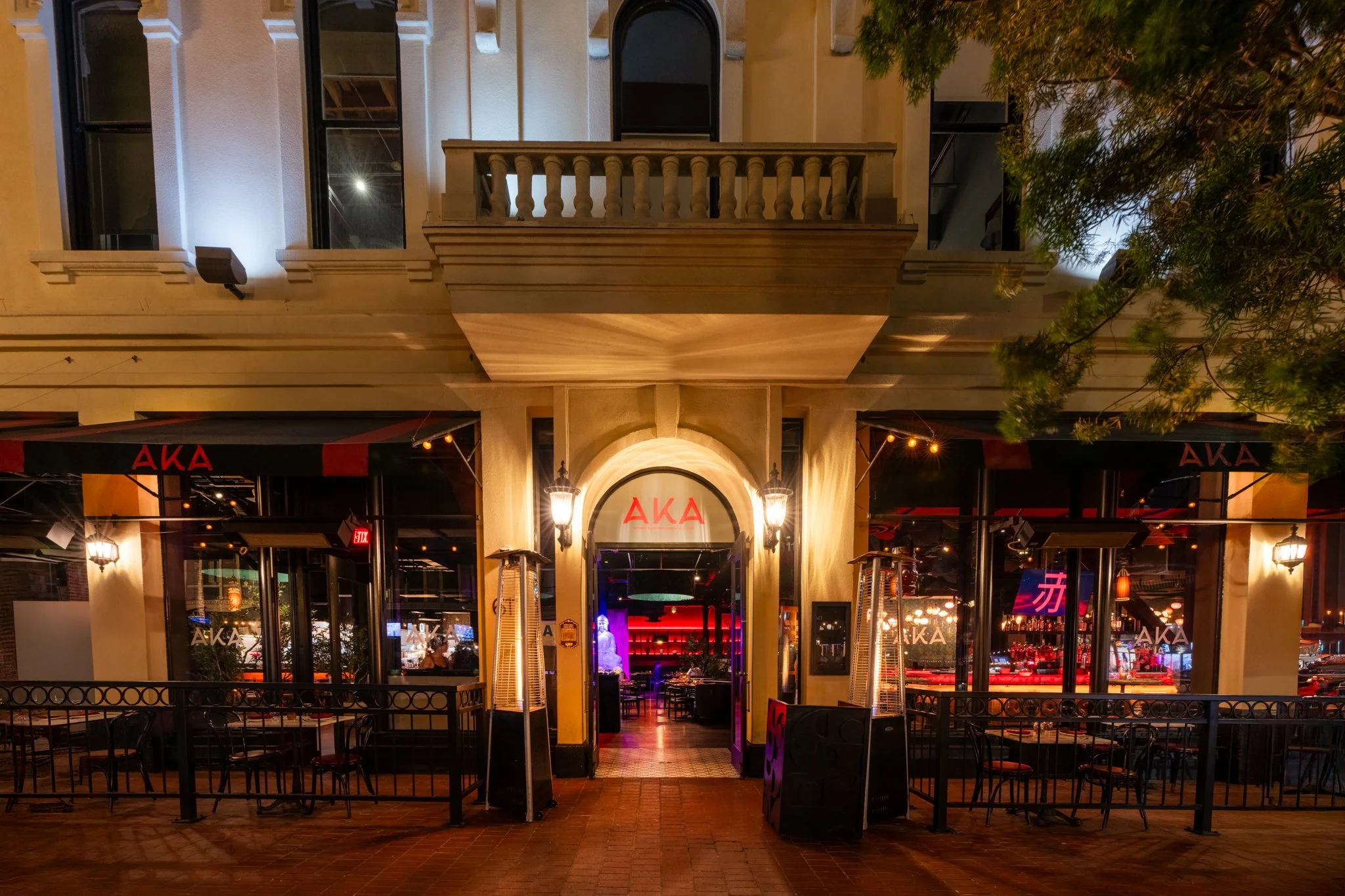 AKA Gaslamp: San Diego's Best Asian Fusion & Lounge Dinning