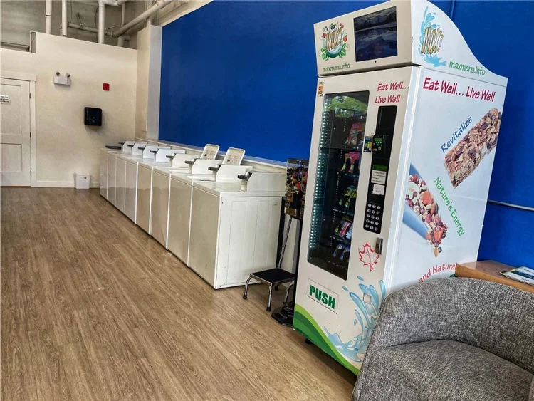 Suds And Duds Laundromat