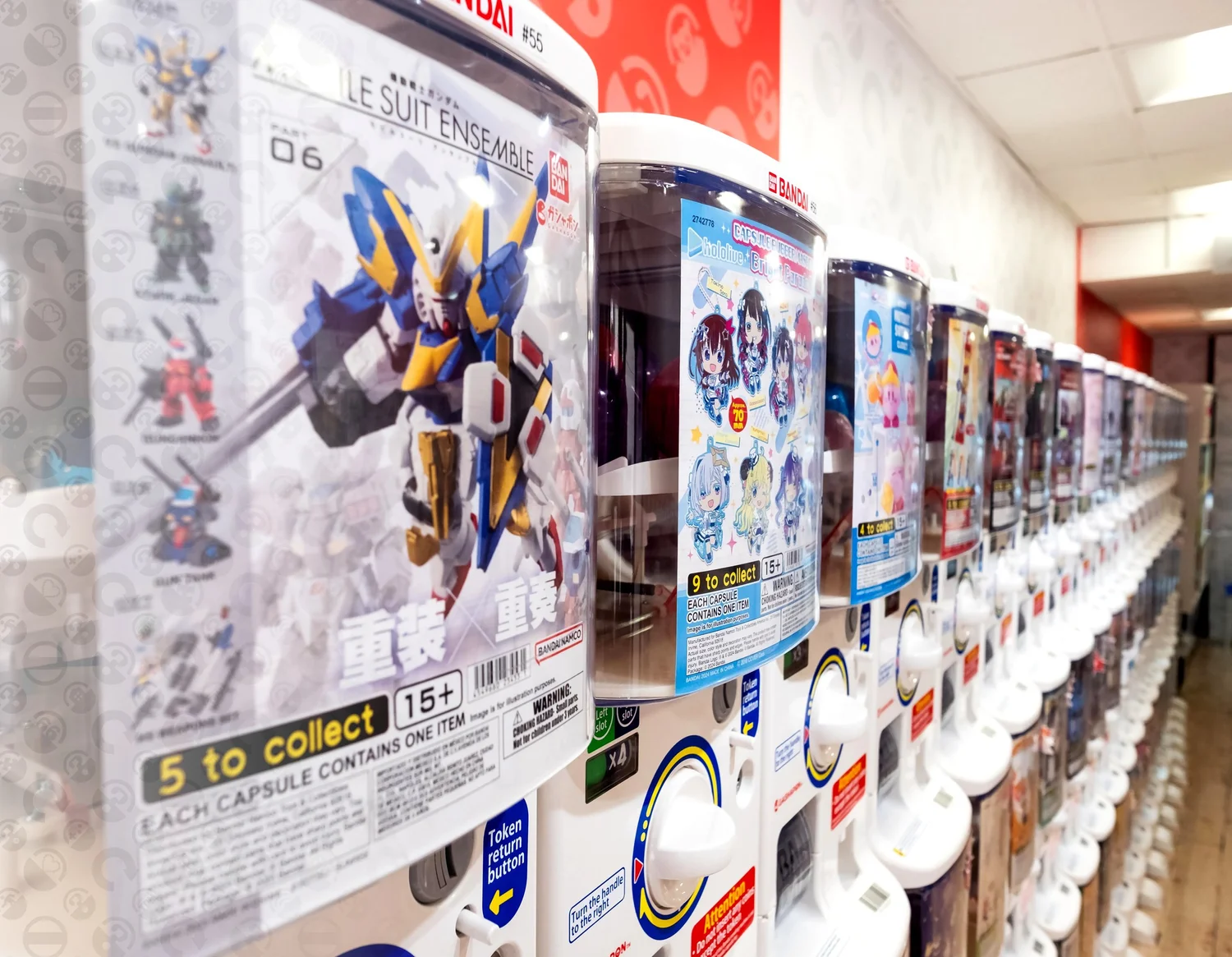 Gashapon Capsule Toy Machine — Little Akihabara