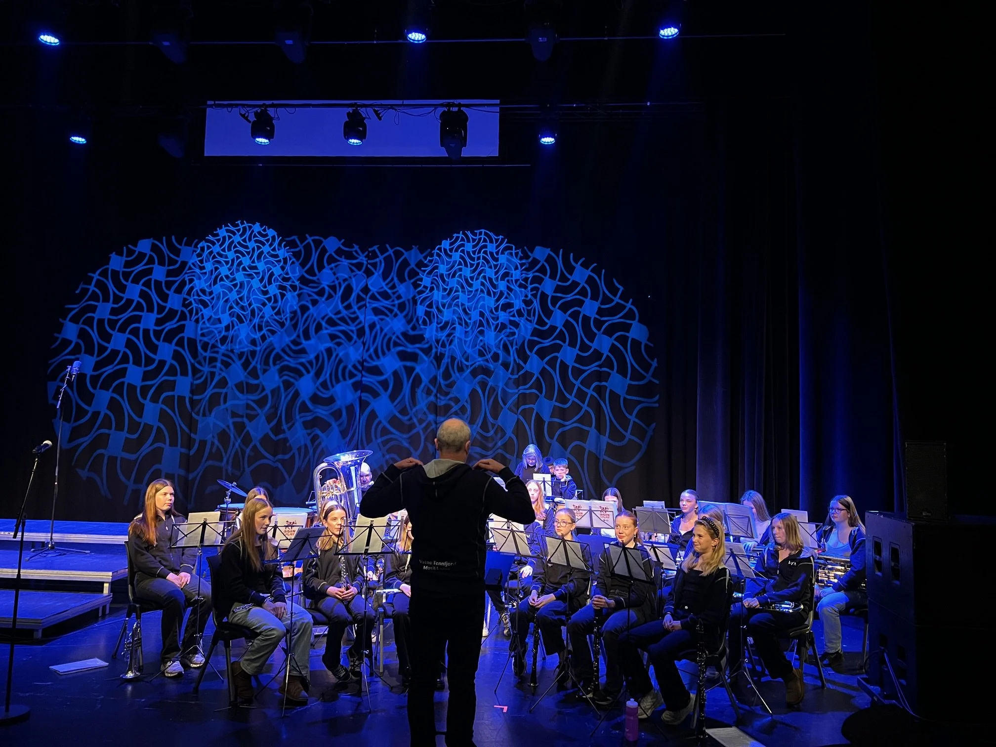 Konsert skodje- og vatne-tennfjord musikkorps — Loen Skylift