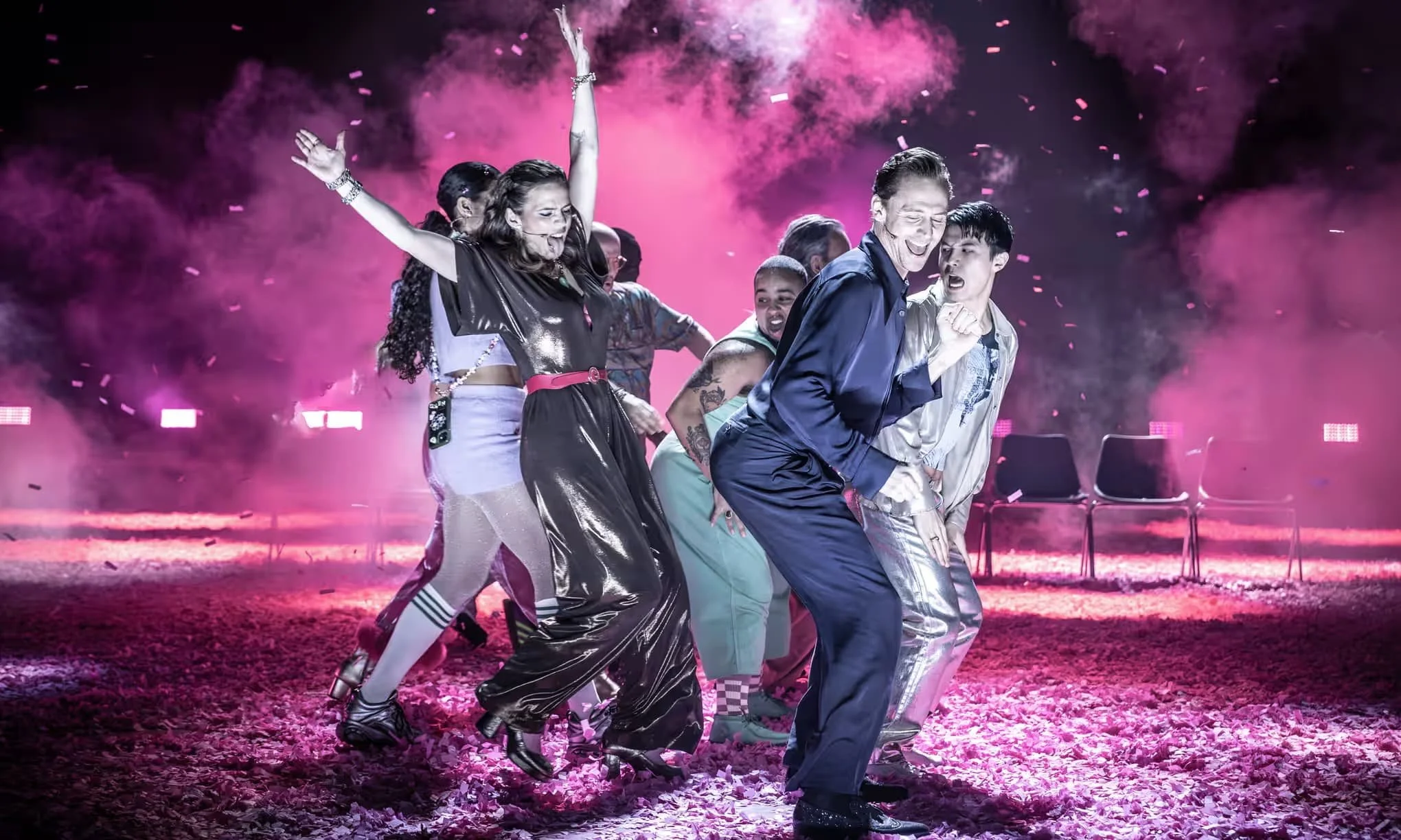 Much Ado About Nothing Starring Tom Hiddleston & Hayley Atwell Review ...