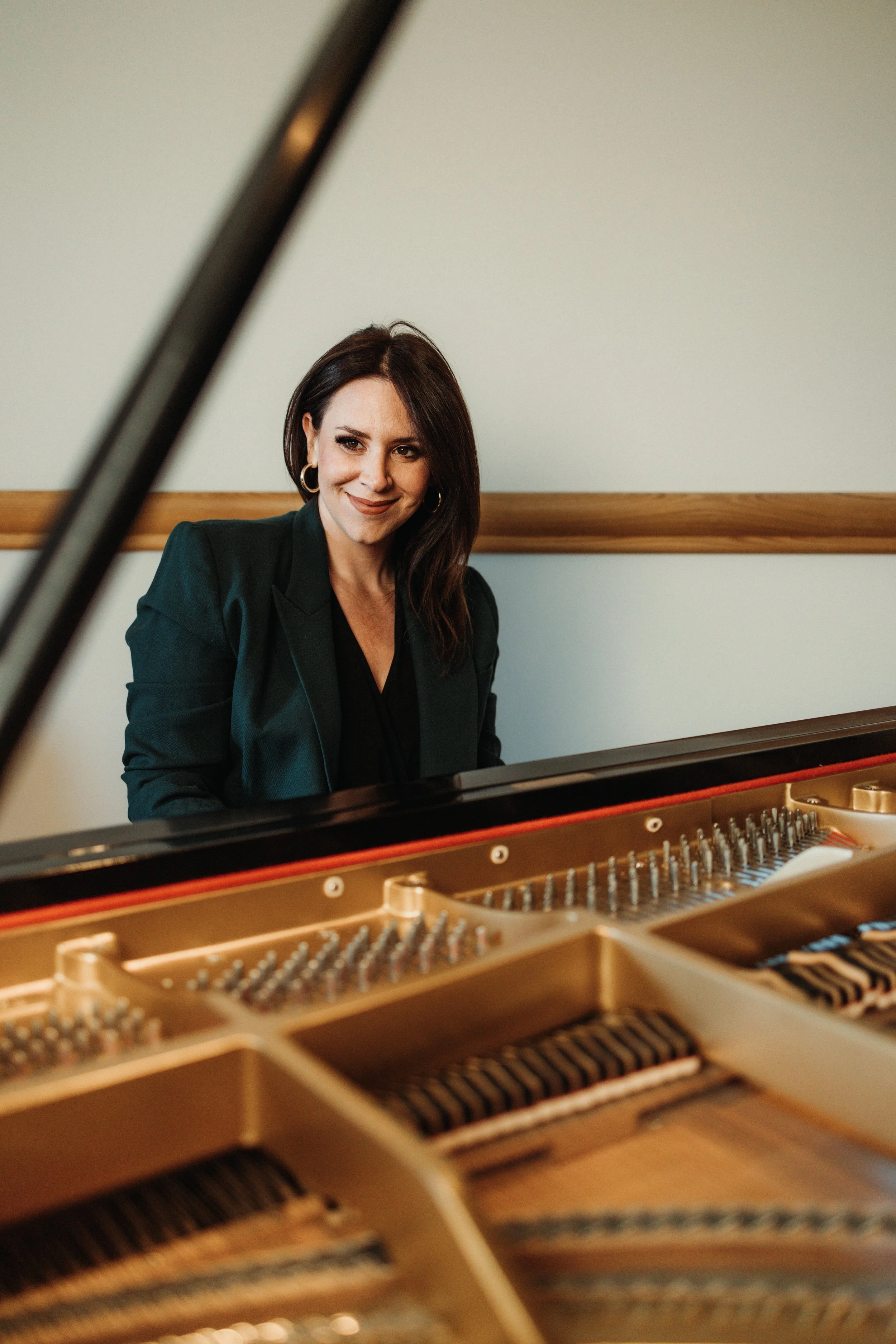 About | Discover Annie Booth’s Jazz World — Annie Booth