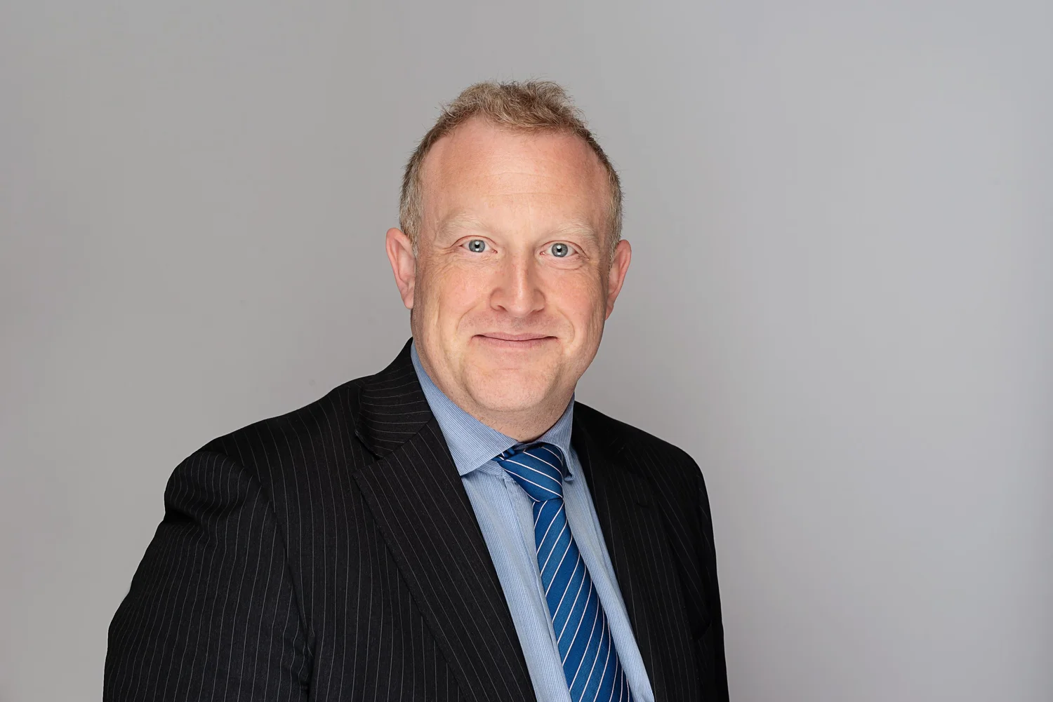 OUR PEOPLE — Douglas Hoskins Legal