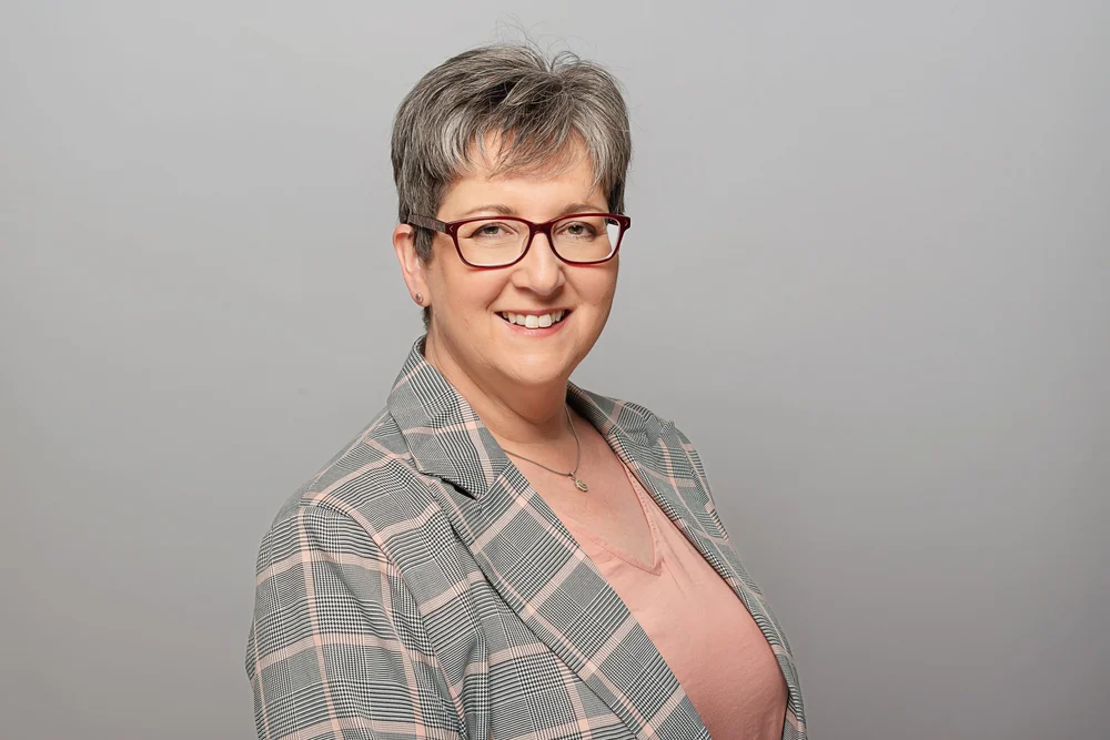 OUR PEOPLE — Douglas Hoskins Legal