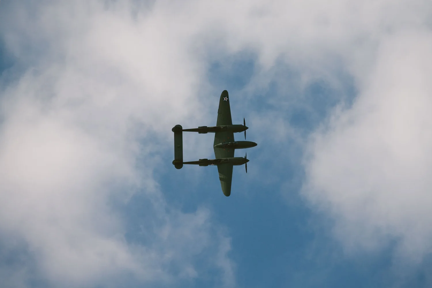 P-38F LIGHTNING “GLACIER GIRL” — Lewis Air Legends