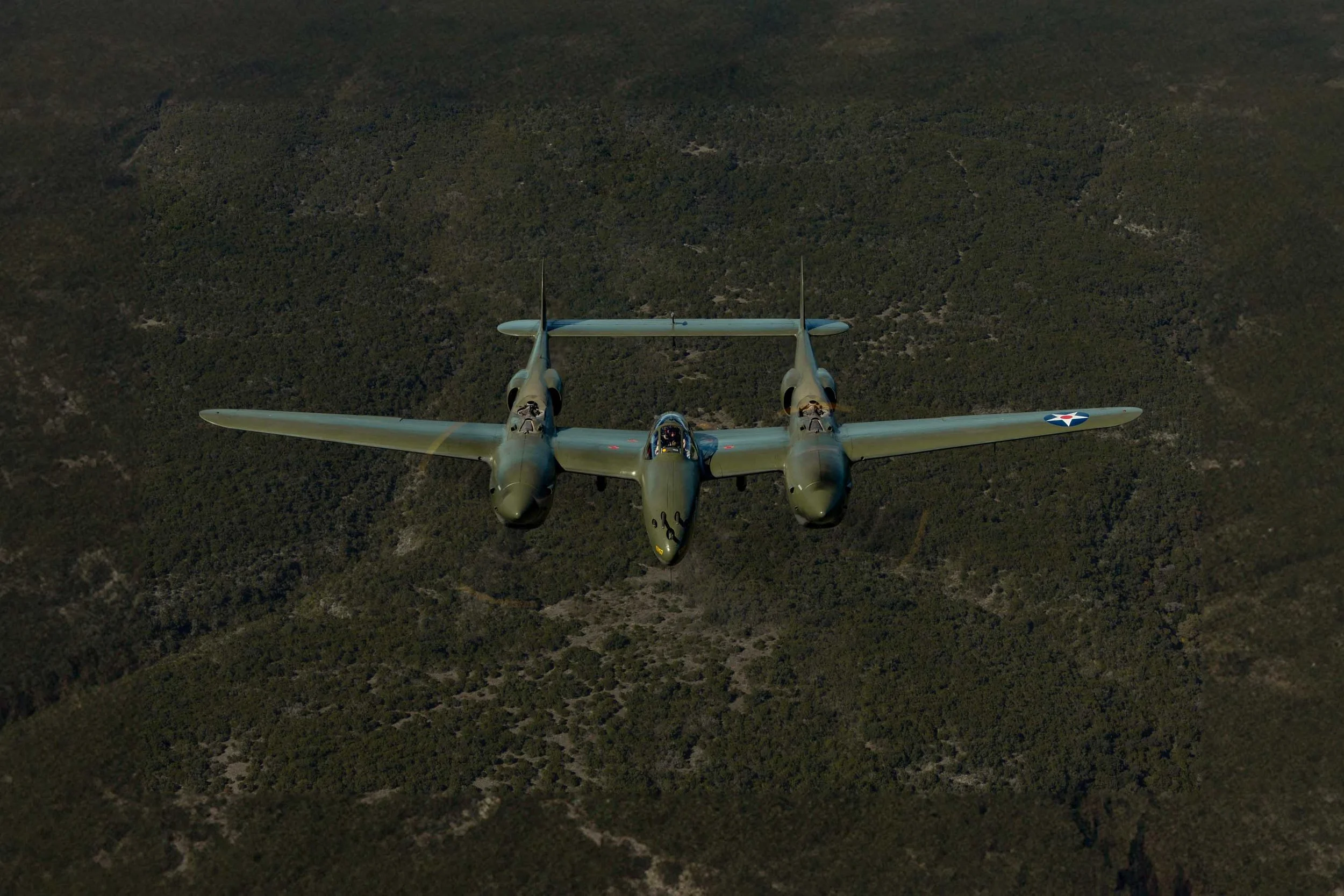 P-38F LIGHTNING “GLACIER GIRL” — Lewis Air Legends