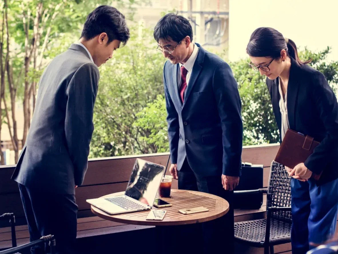 Cultural Etiquette in Japan: Do’s and Don’ts for a Respectful Visit ...