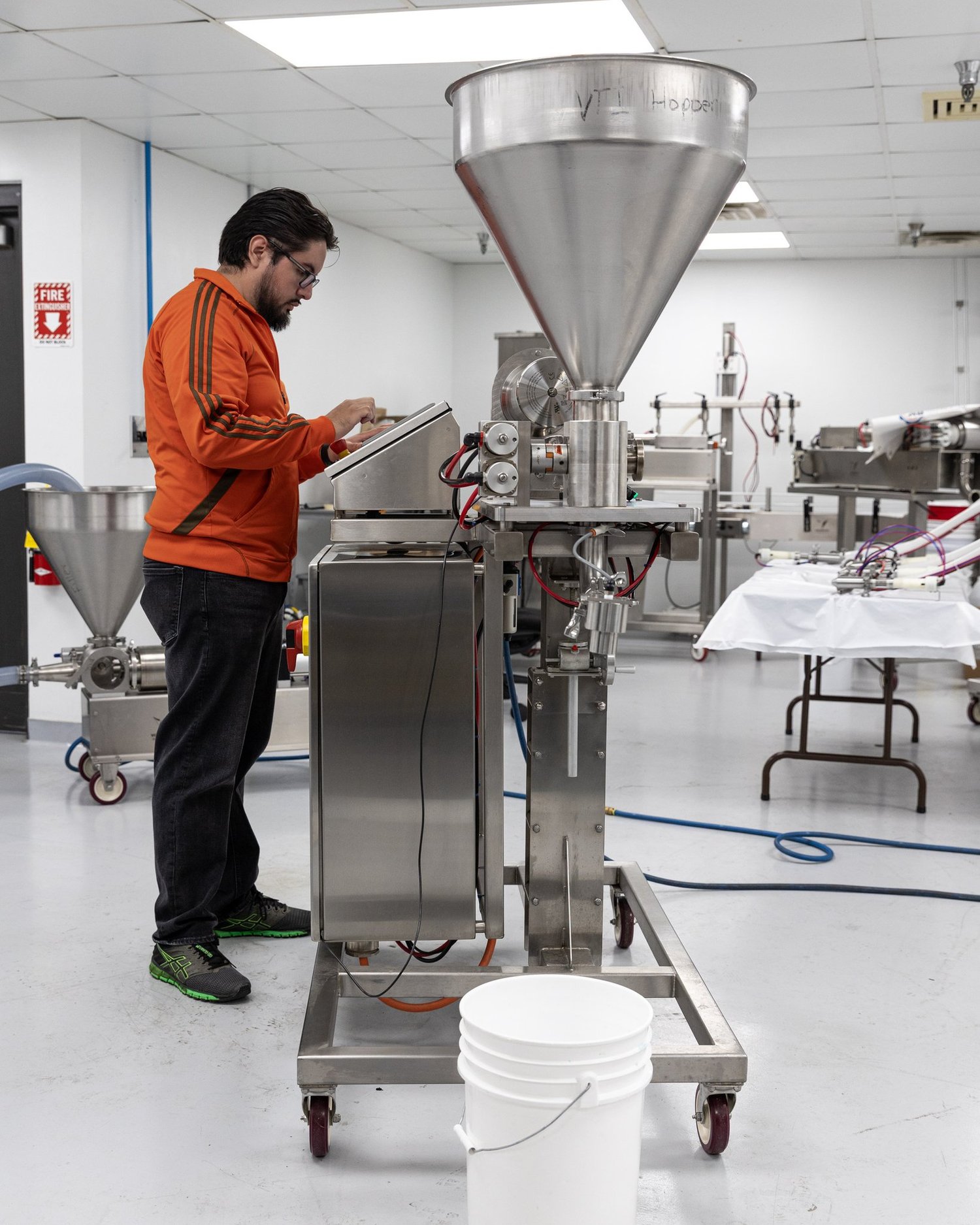 Liquid Filling Machines | Excelis | Volumetric Technologies | Custom ...