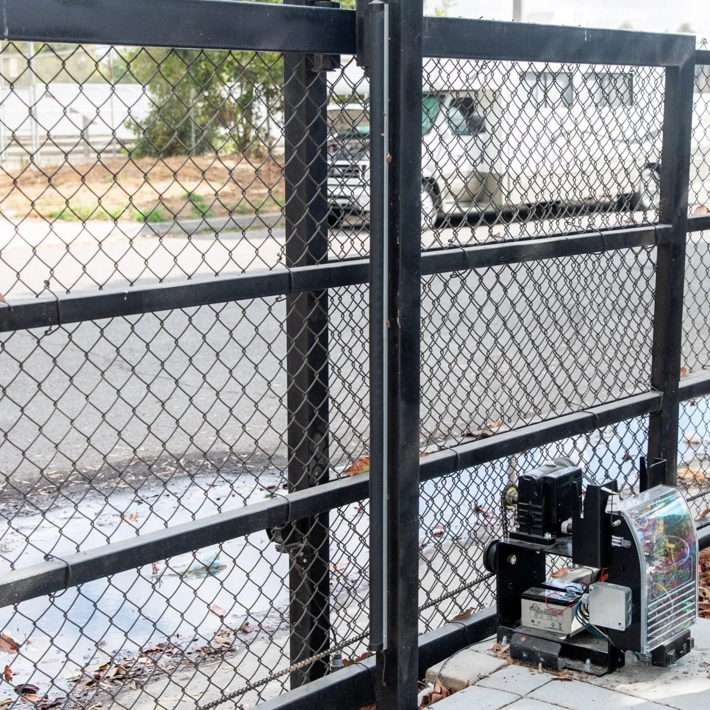 Top Signs an Electric Gate Motor Needs Immediate Repair — InteleGates Inc.