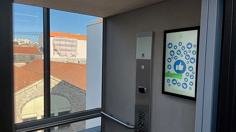 Slimline pro advertising displays,Premium digital advertising screens ...