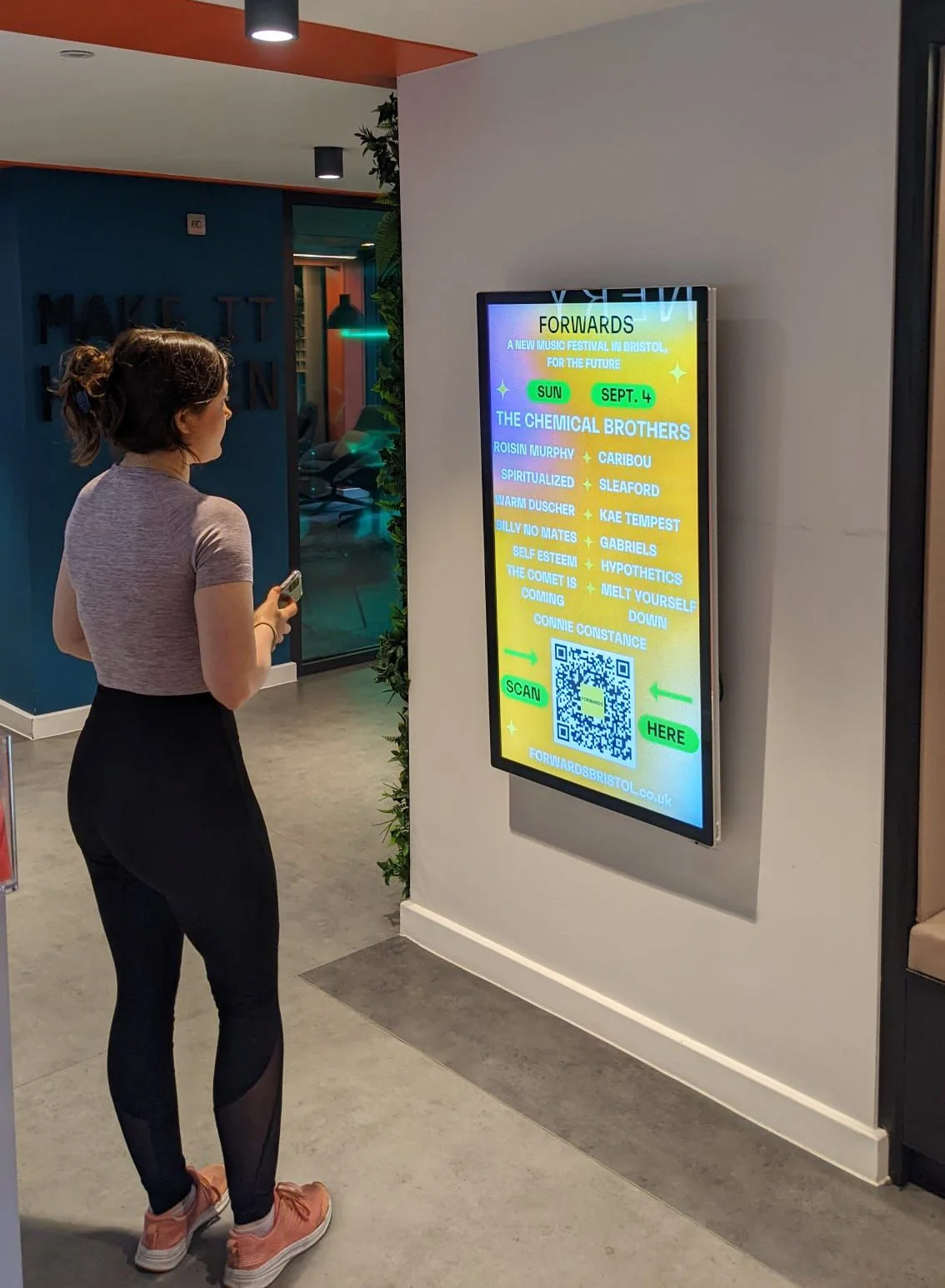 Slimline pro advertising displays,Premium digital advertising screens ...