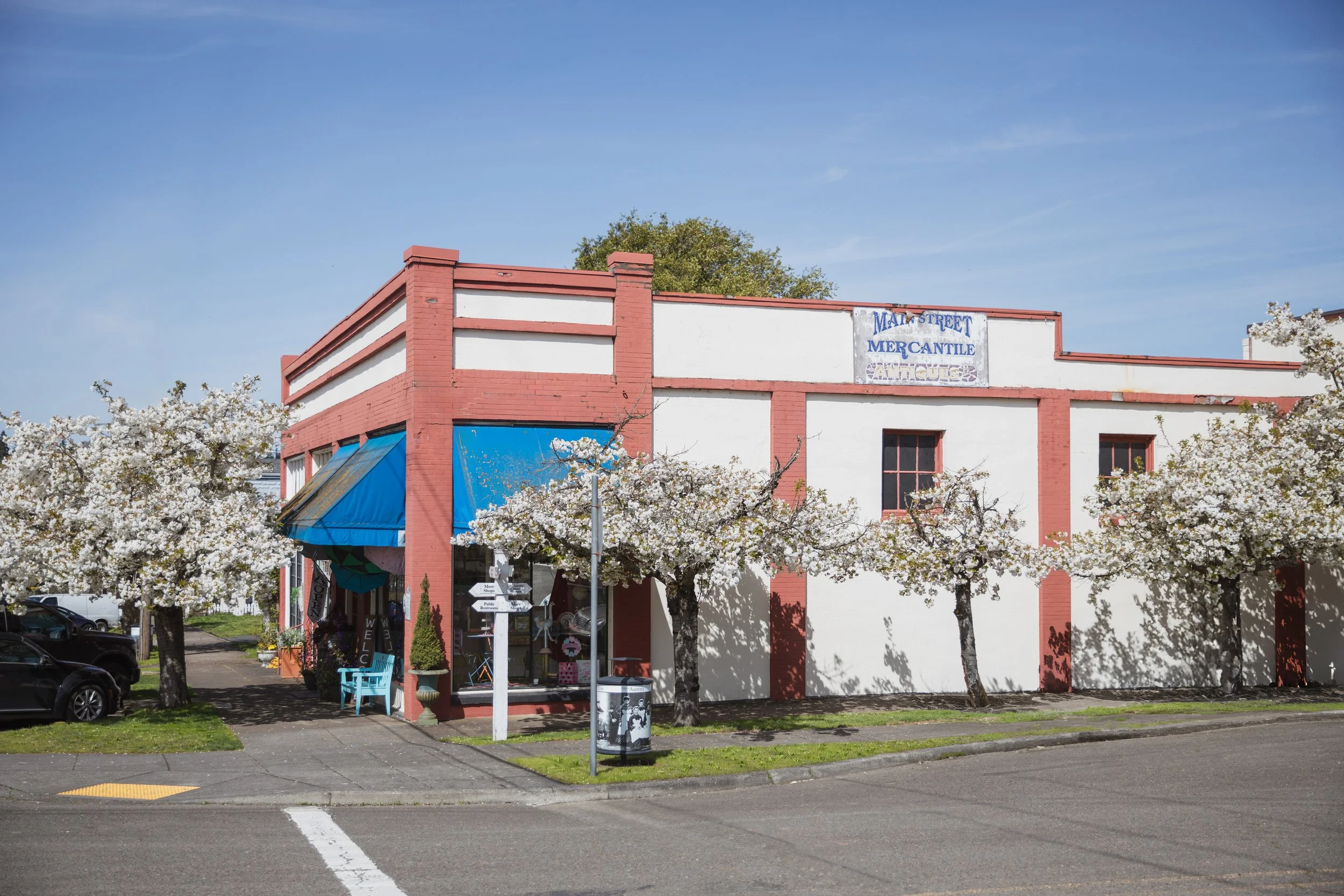 Explore Aurora, Oregon