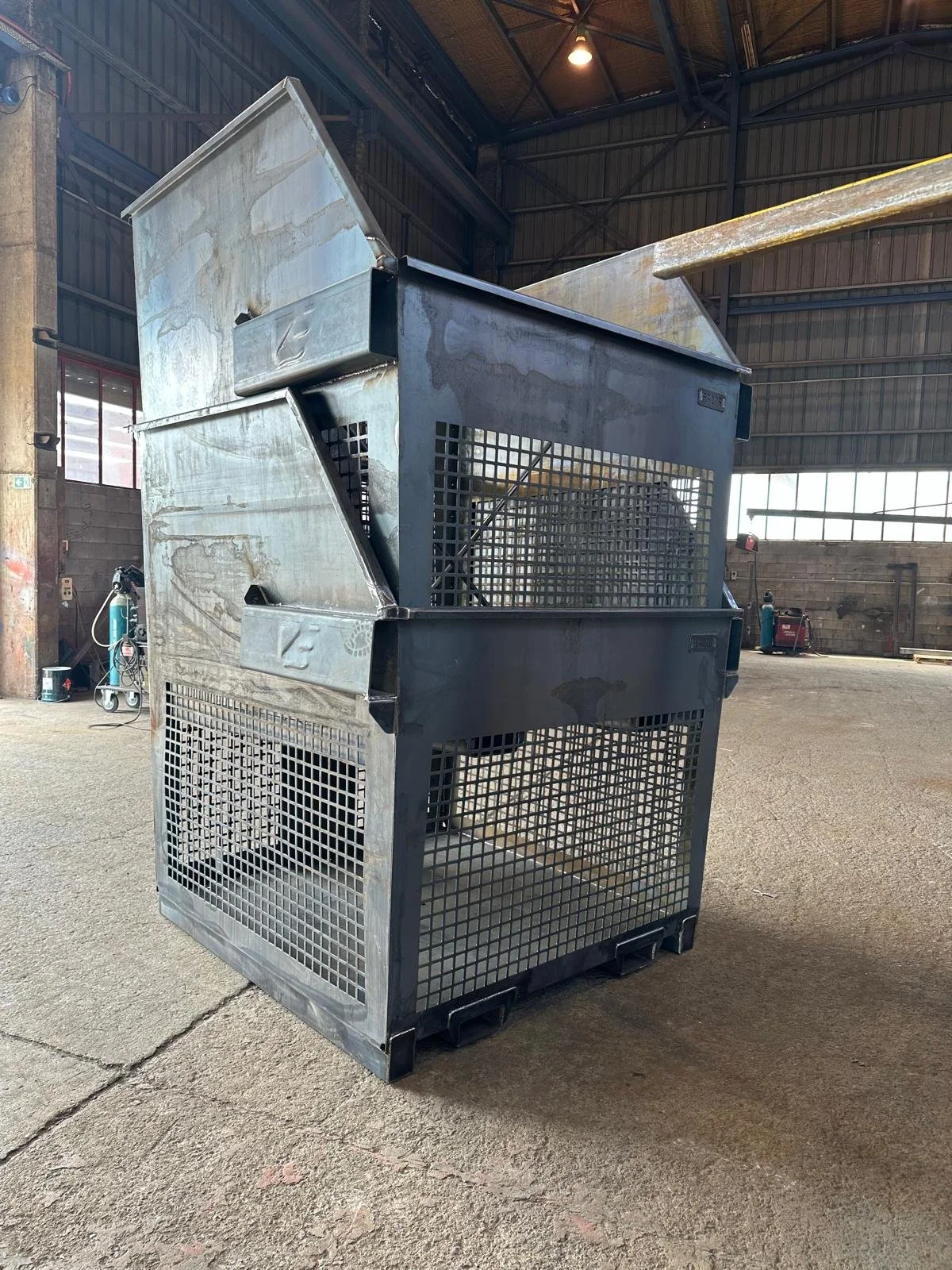 Vertec Waste Solutions | Durable Skip Bins & Recycling Containers — Vertec