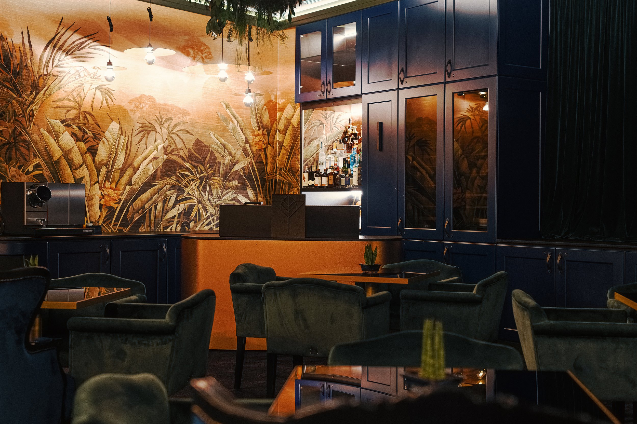 Mirror Cocktail Bar