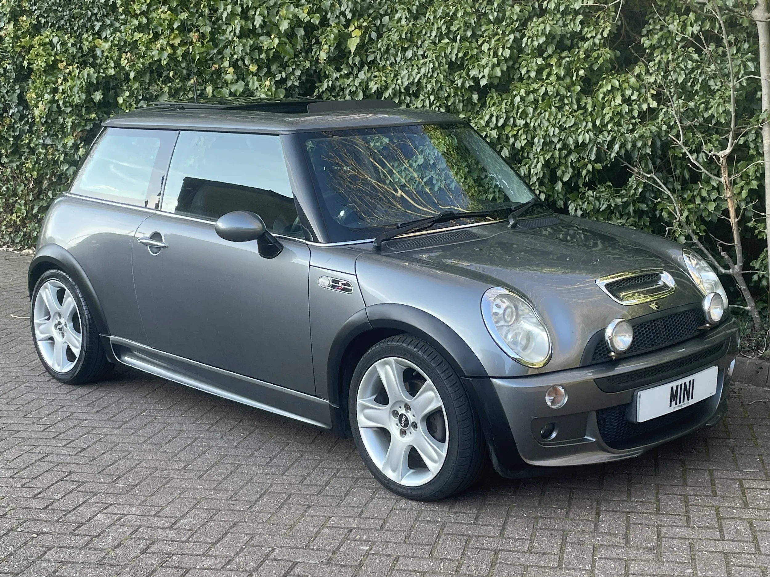 Mini Cooper — LONDON MINI