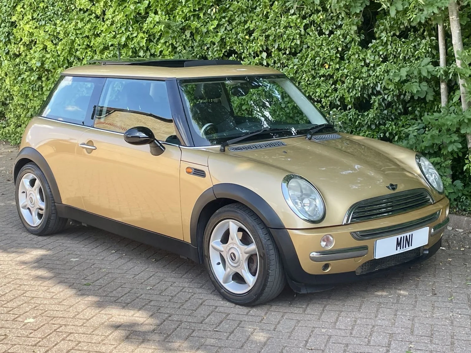 Mini Cooper — LONDON MINI