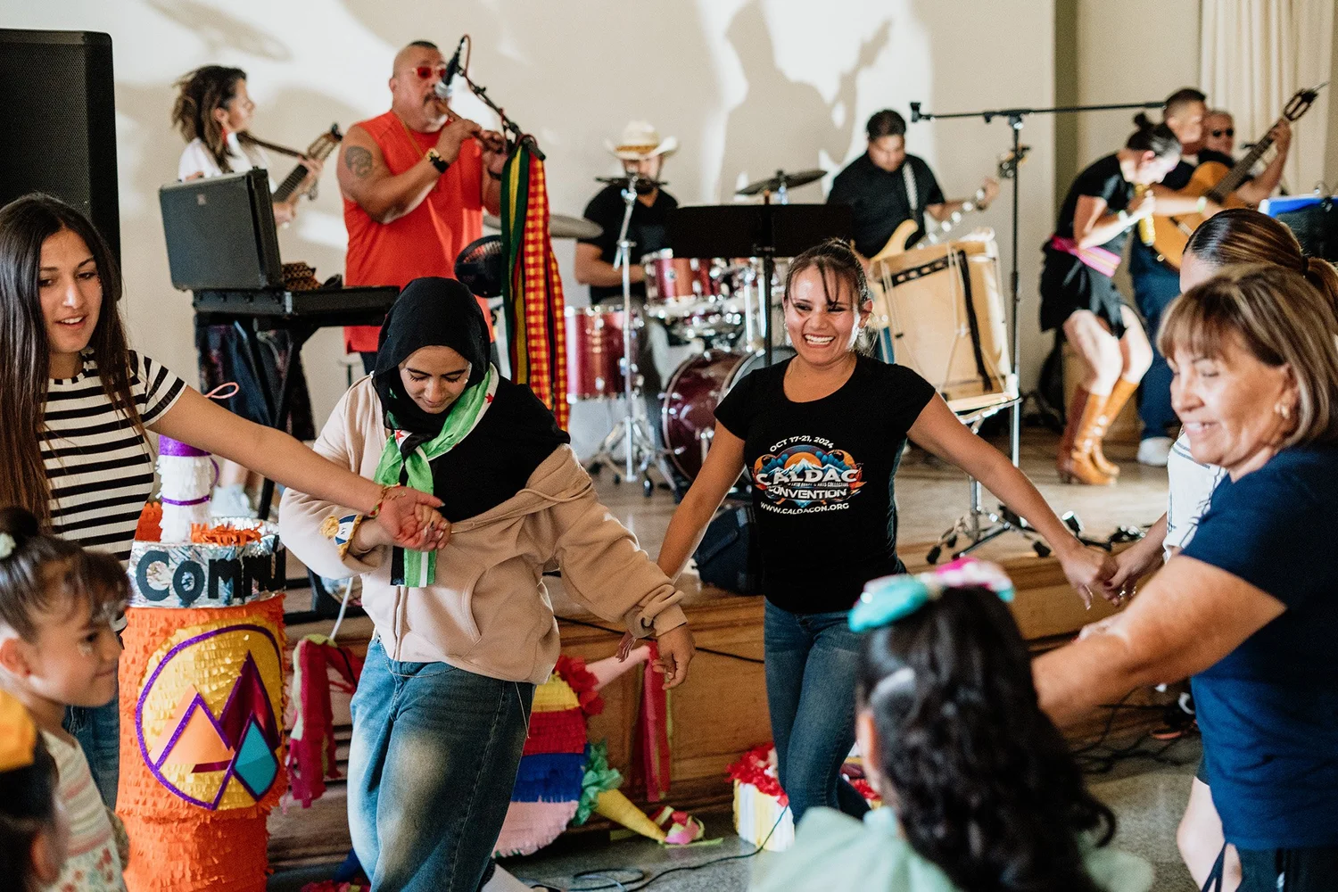 About Us — Commún - The Verb of Community