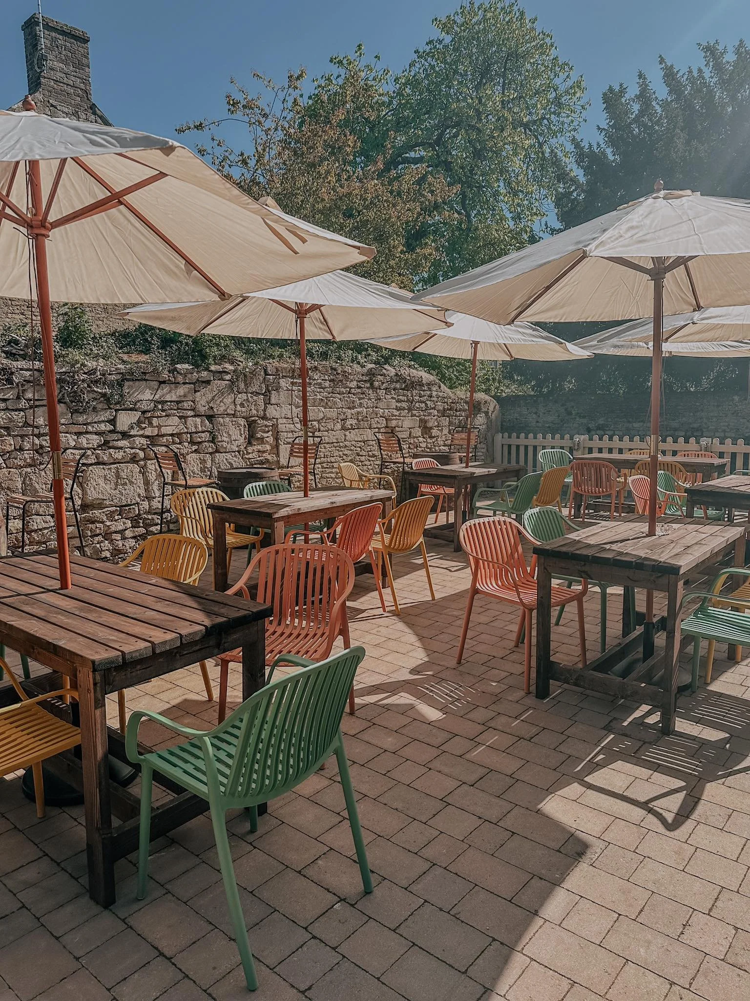 The Feathers Pub & Eatery Castor | Experience & Join the Fun