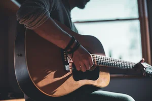 3 Common Injuries for Guitarists — Dexterity Hand Therapy