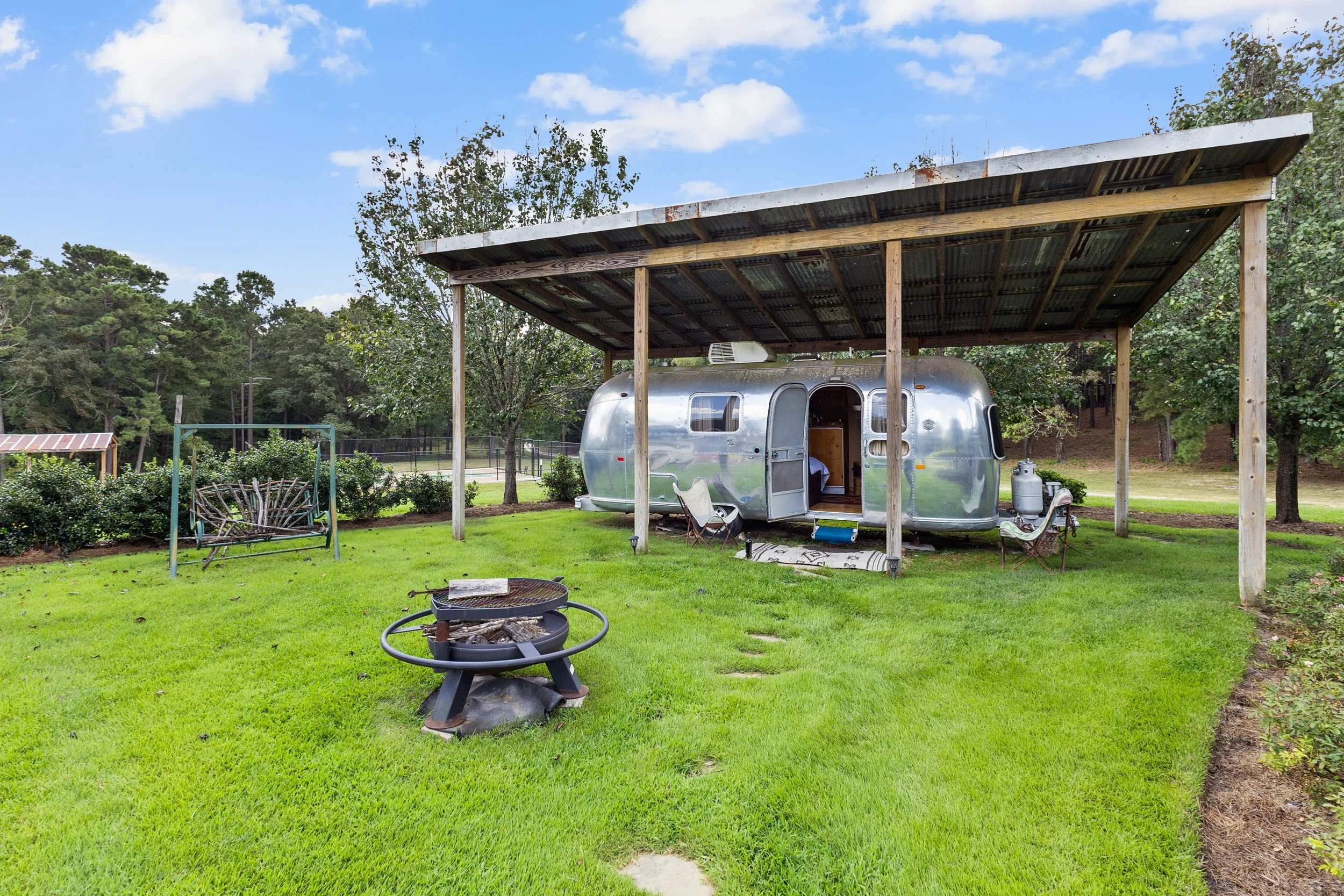 About Lodging | Book Your Retreat Today — Rowdy Creek Ranch Vineyards