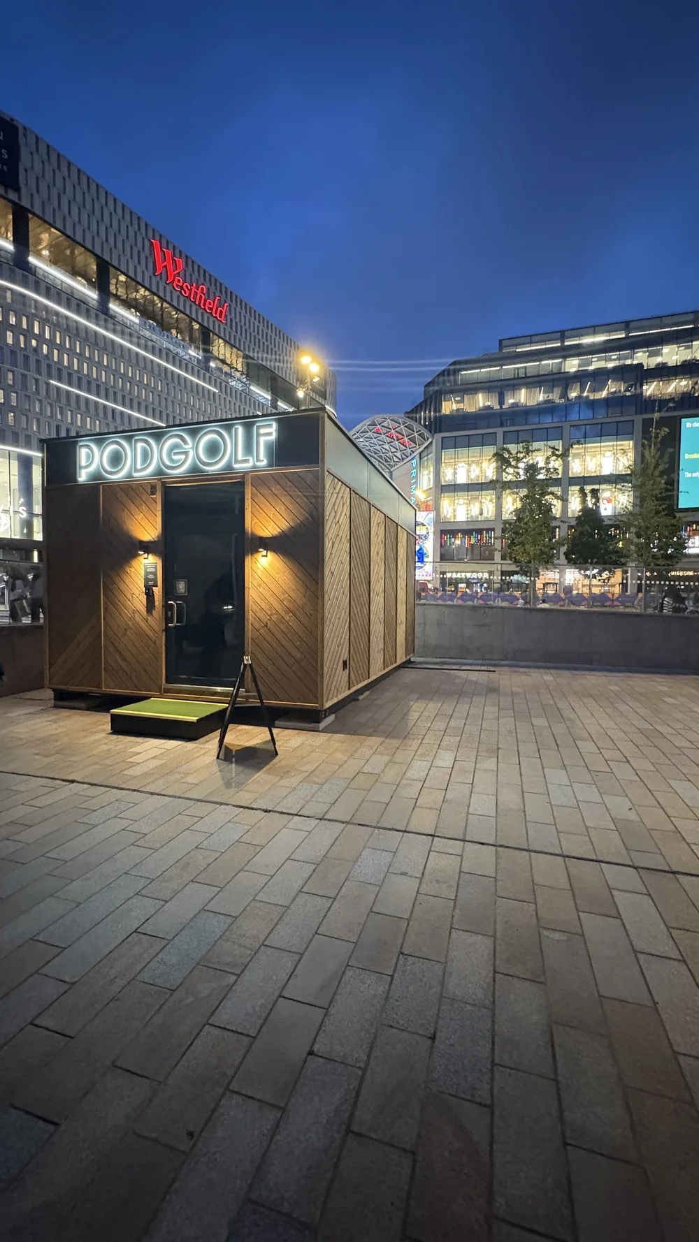 PodGolf - Indoor Golf - Powered by Trackman