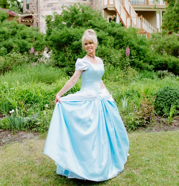 Characters — A Country Princess