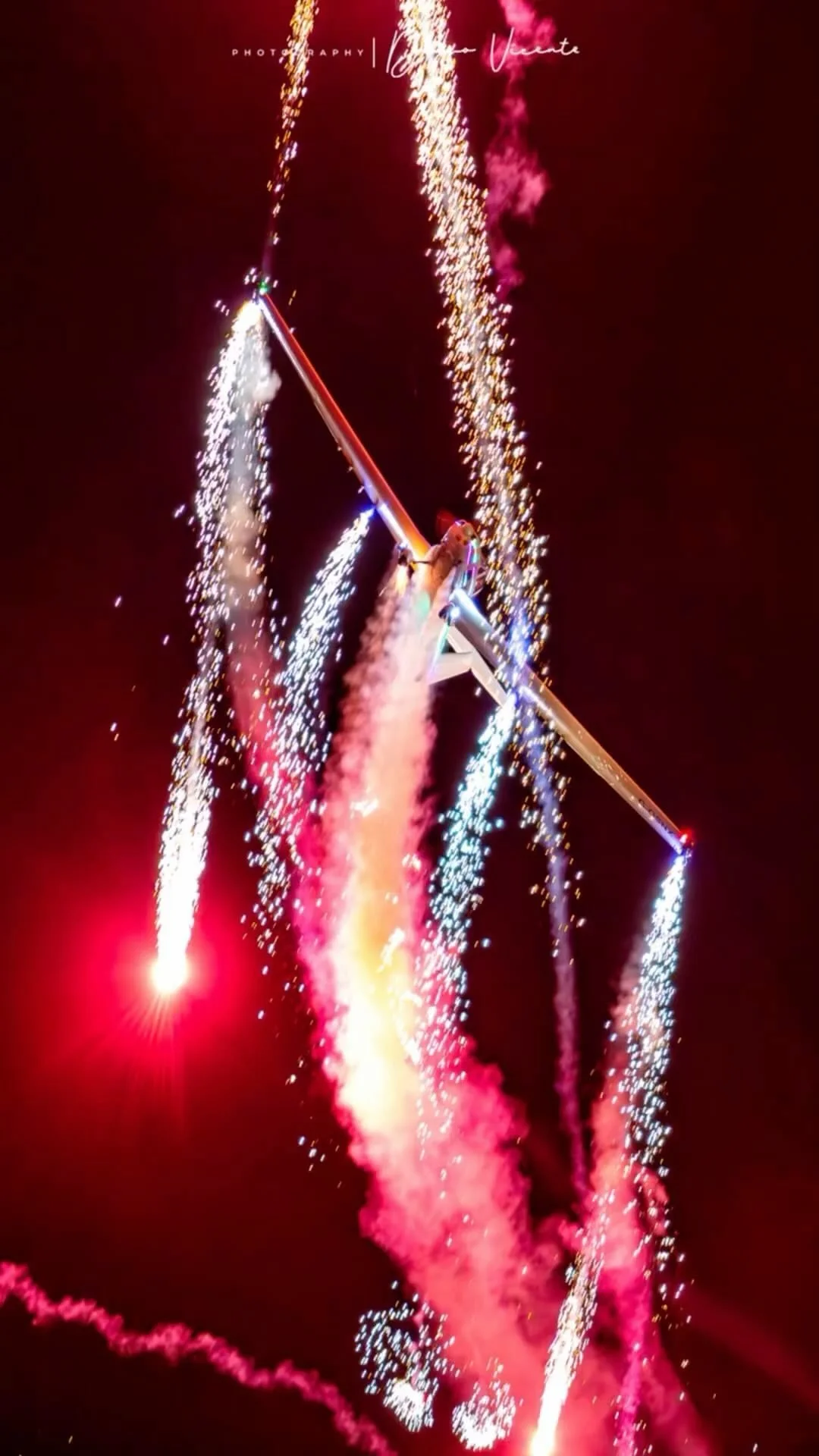 aerosparx.com - The original airborne pyrotechnics team I Airborne ...