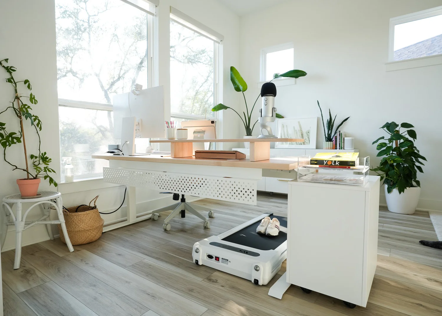 Minimal Desk Tour | Calm, Creative, & Productive Setup — Jules Acree