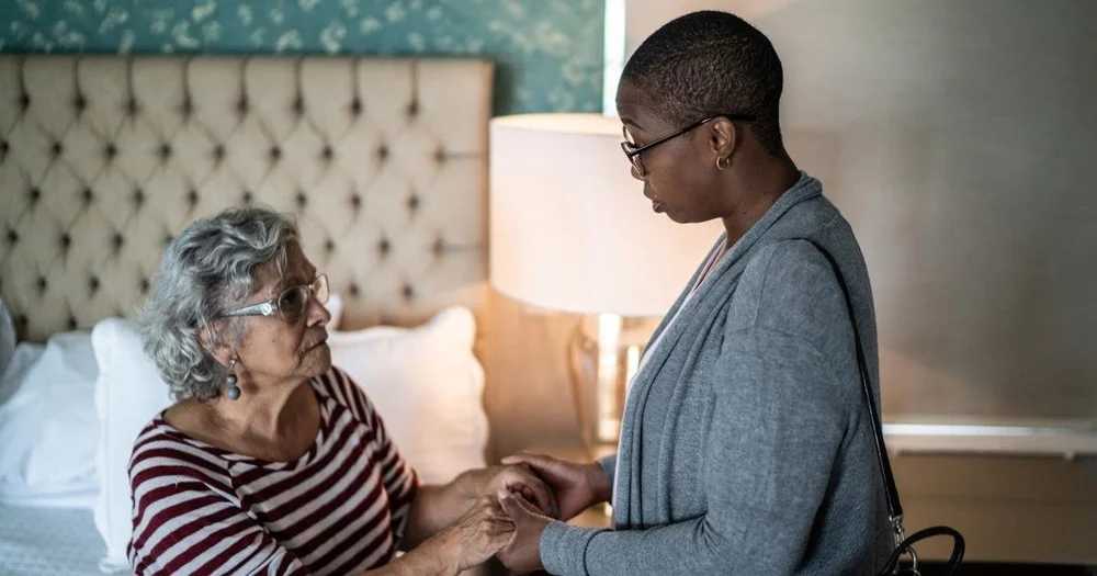 Lesson 1.1: What Is an End-of-Life Doula/Death Doula? — DNT Network