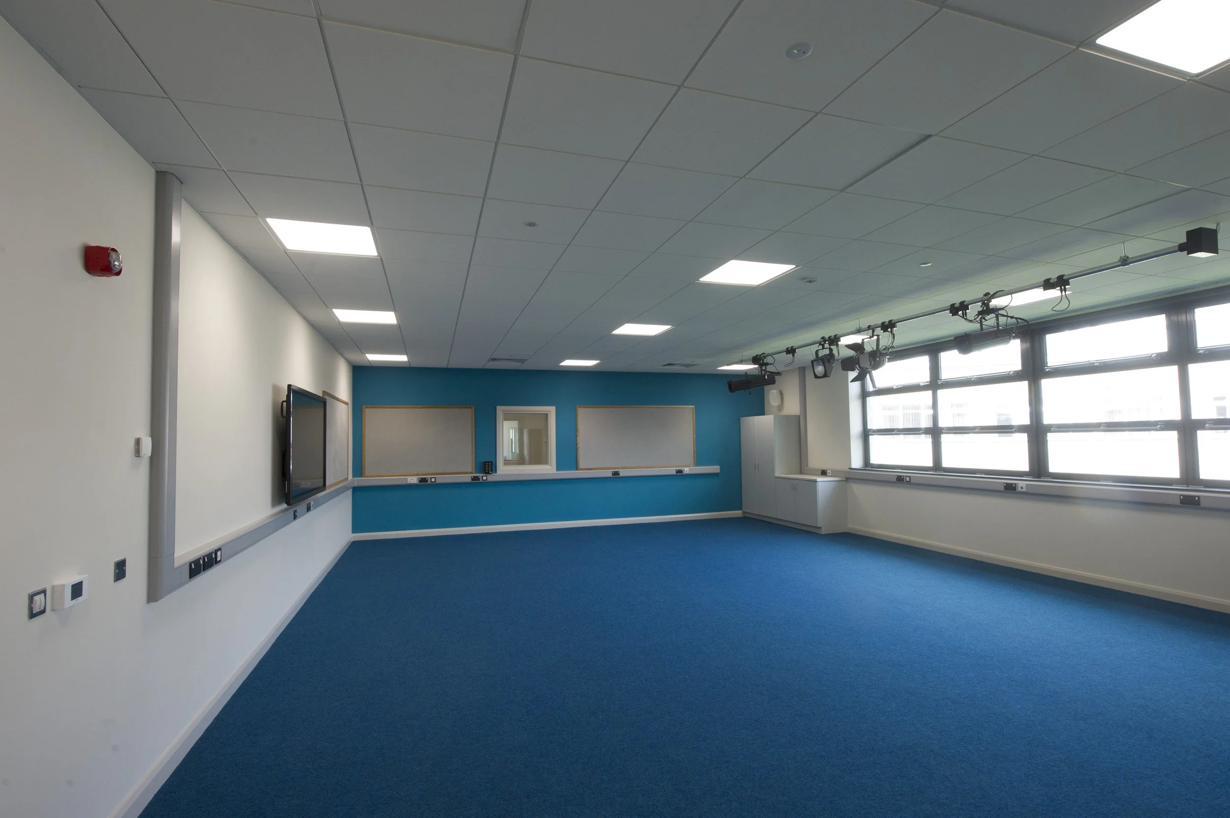 AM Electrical Services | Electrical | Engineering | Construction ...