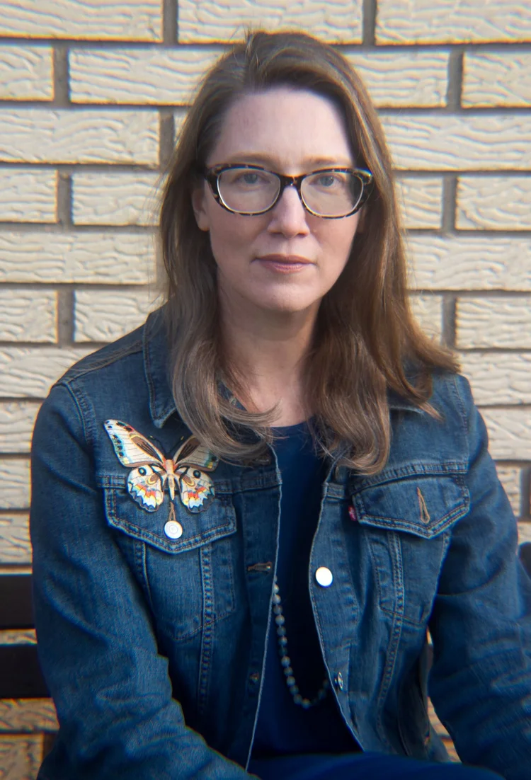 Holly Schindler - Storyteller