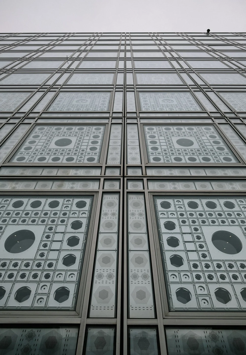 Kinetic Facade in Architecture: The Future of Dynamic Design — Girl ...