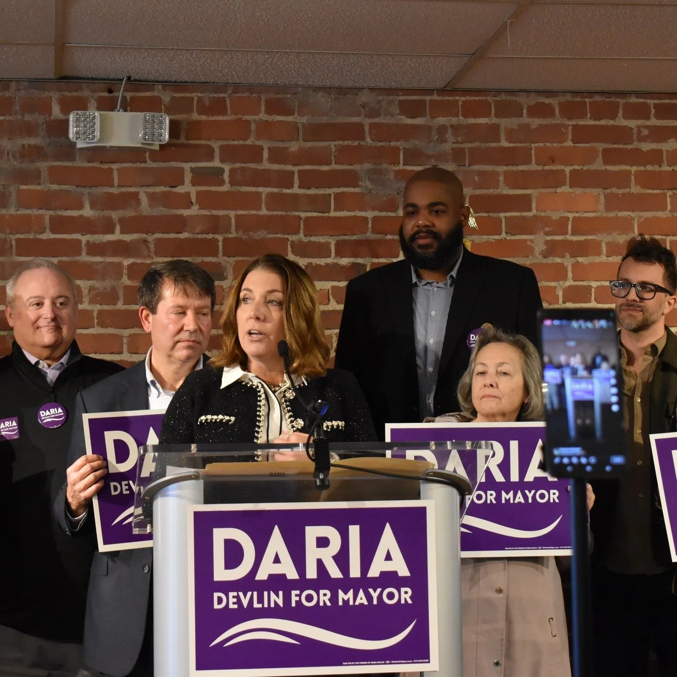 Connect with the Campaign — Daria Devlin for Mayor