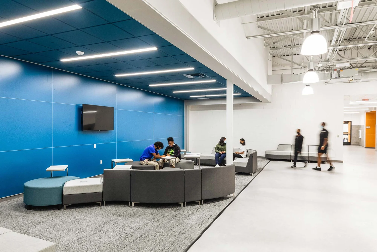 MESQUITE ISD: | Dr. David Vroonland Vanguard High School — WRA Architects