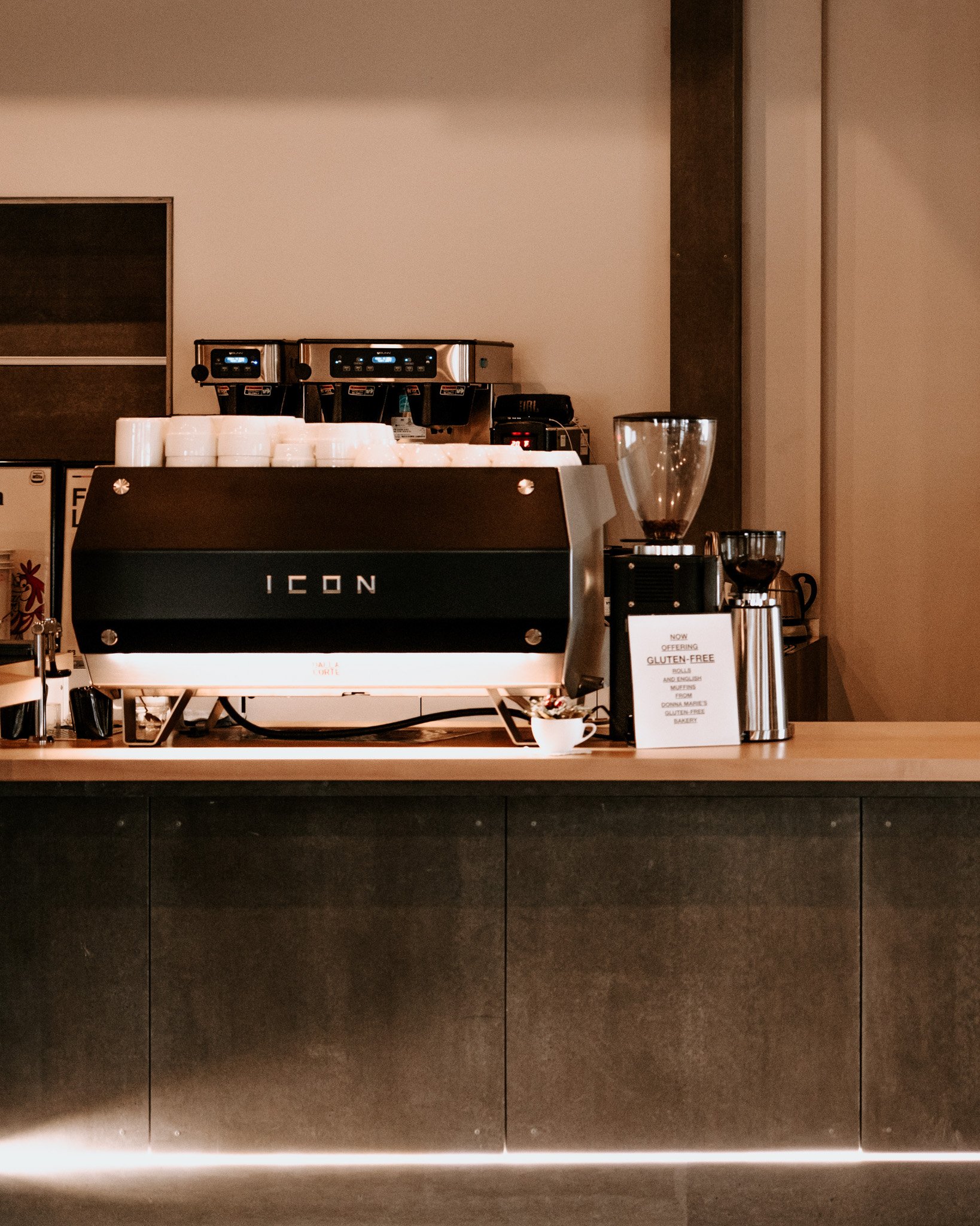 AM:FM Coffee Cocktails Vinyl | Discover Quality Café & Brunch Today