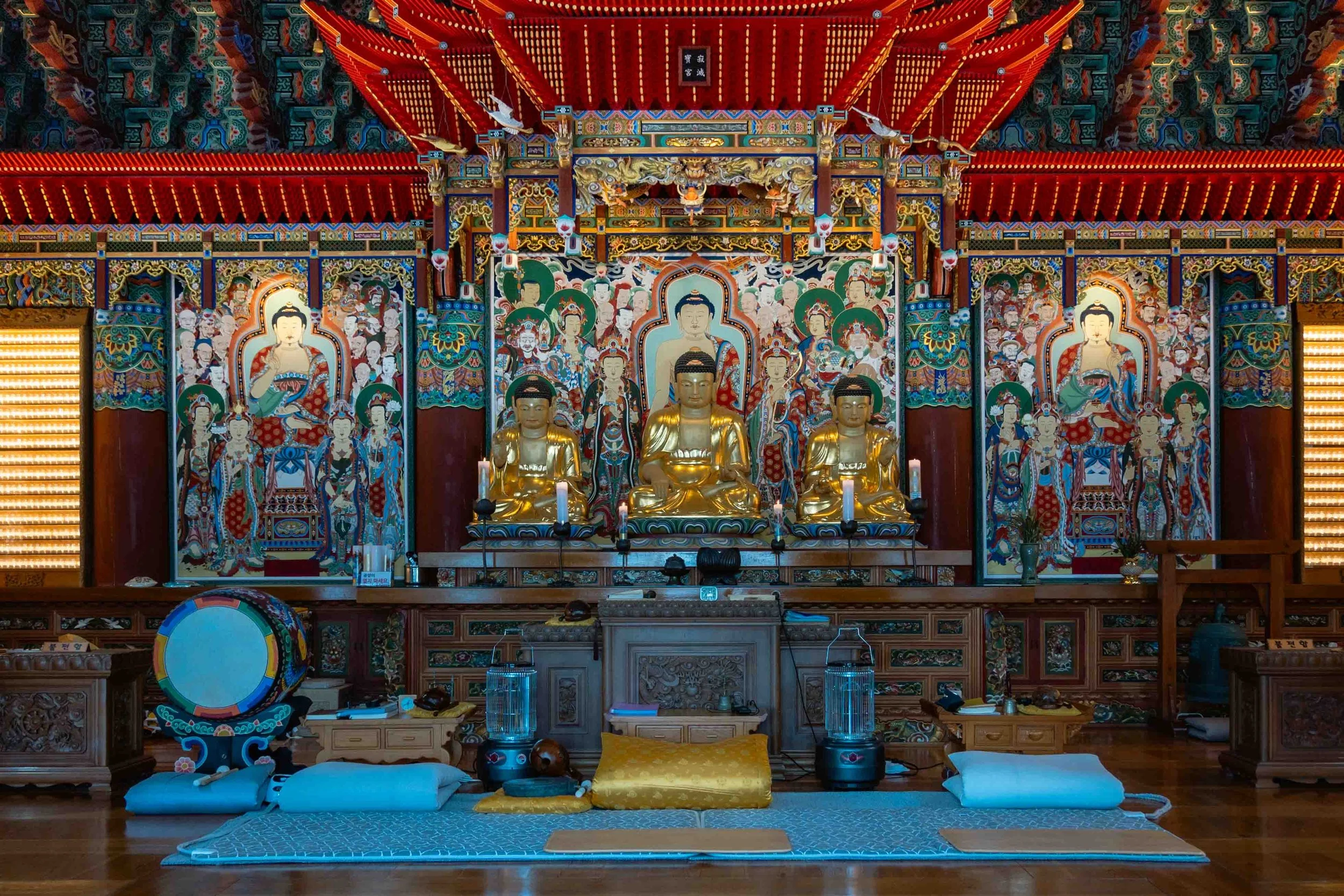 Korean Temples Explained: Architecture, Symbols & Customs