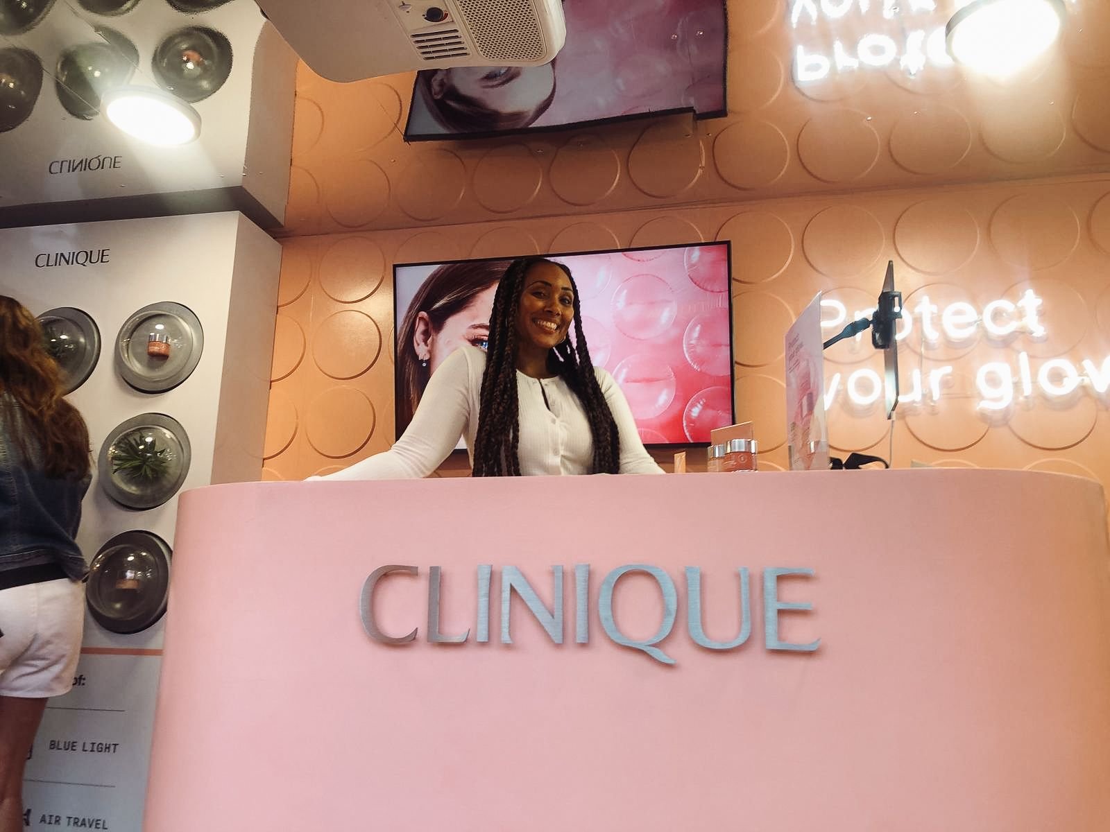 The Rise of PhyGital Experiences: Blending Physical and Digital for Maximum Brand Impact — VTI ...