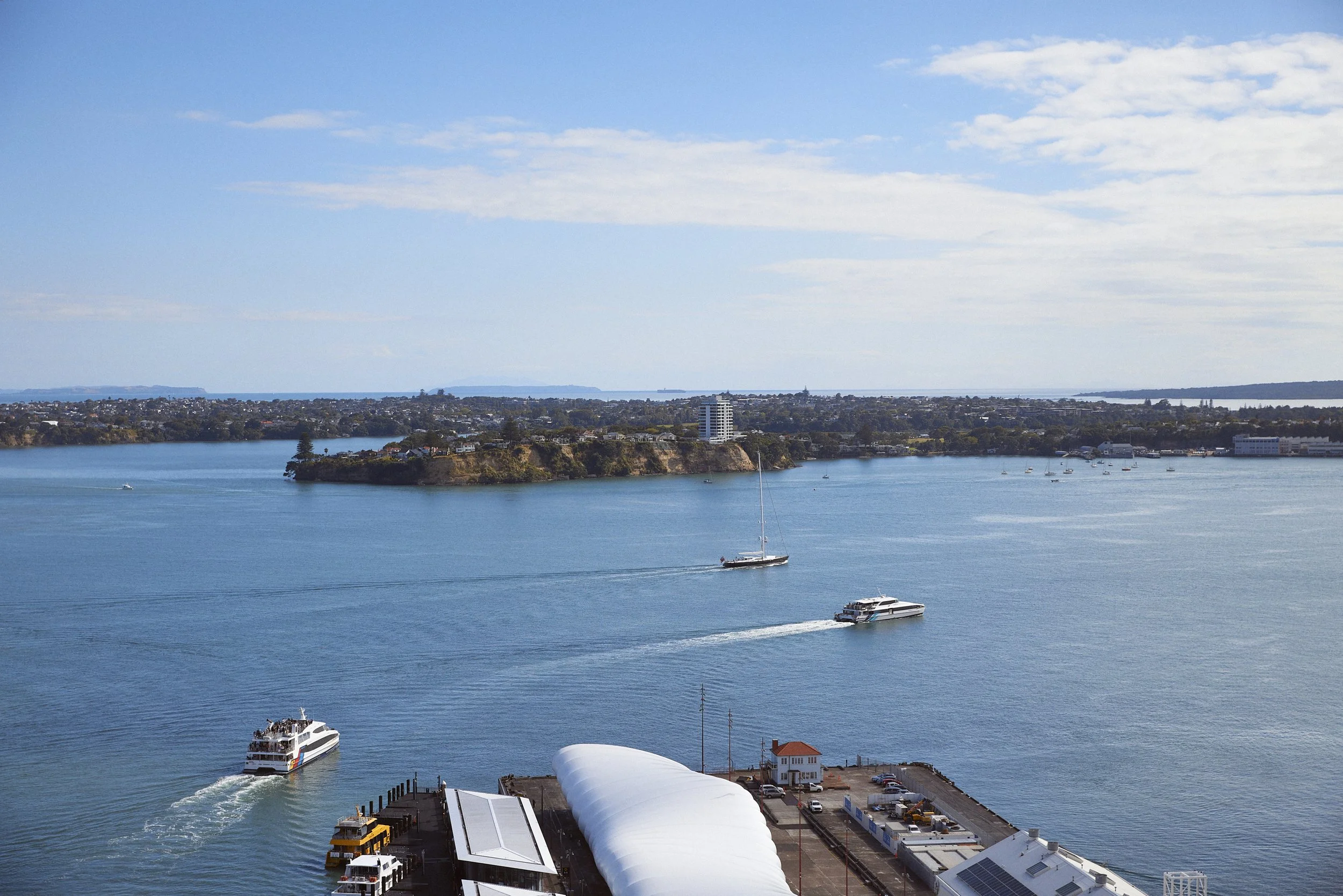 Queens Rooftop & Wineshop