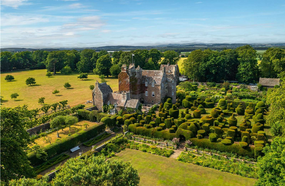 Gallery 3 — Earls Hall Castle