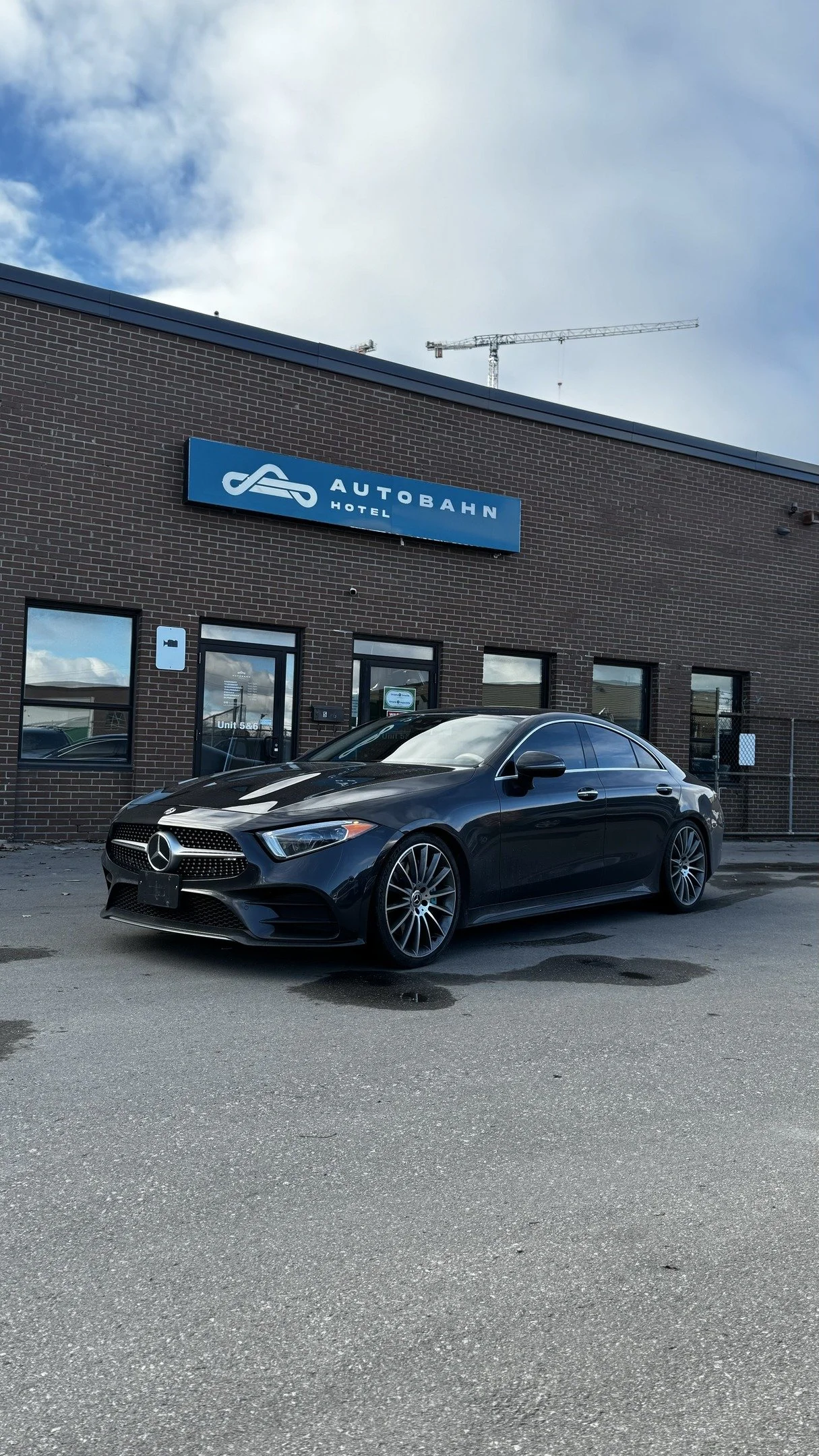 Toronto - Luxury Vehicle Repair - Autobahn Hotel