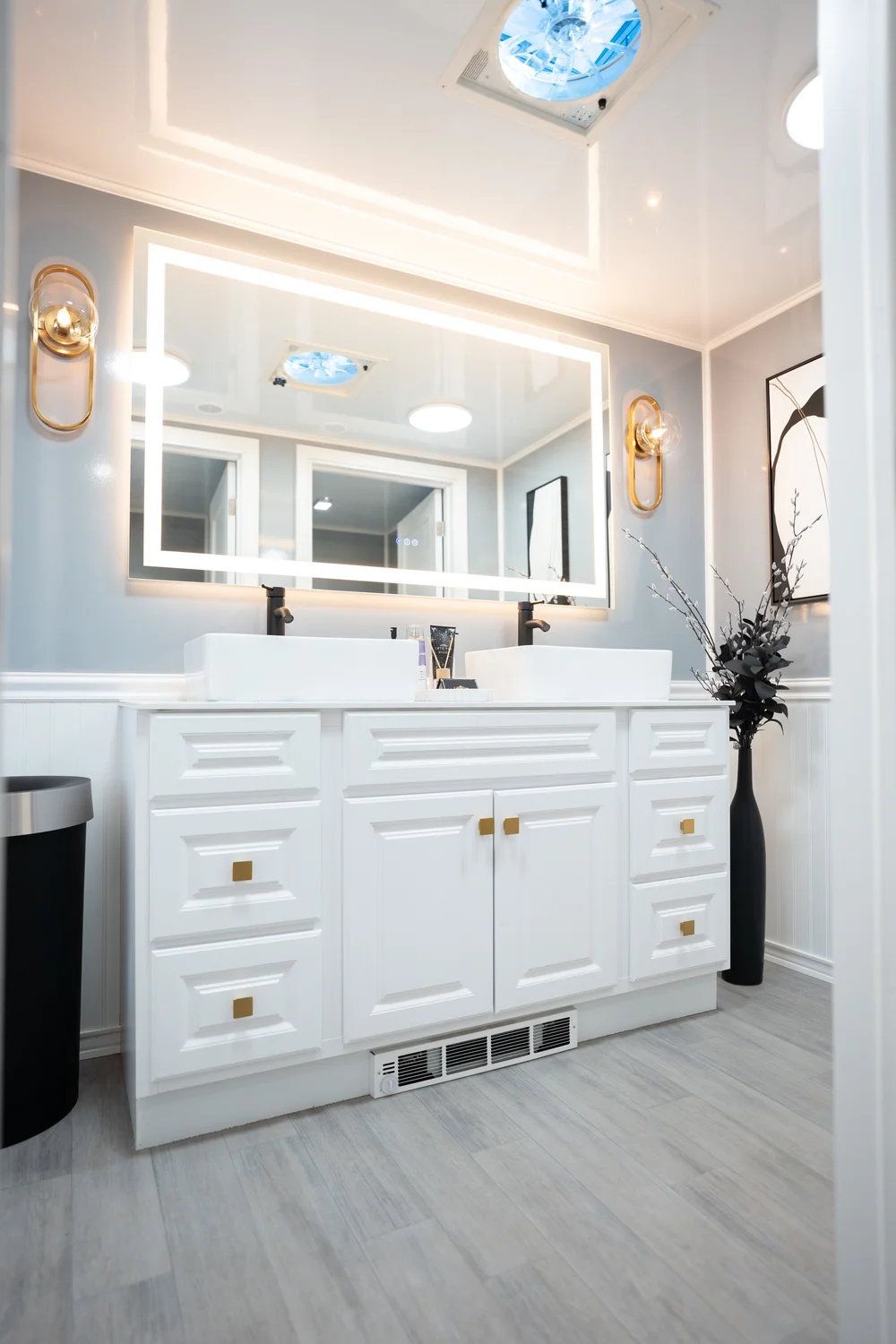 LAVISH LOO RENTALS