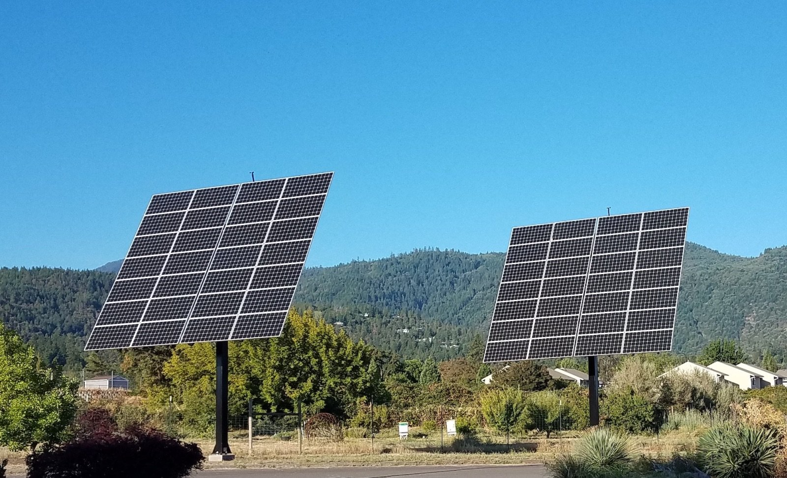 How to choose the right dual-axis solar tracker for your project ...