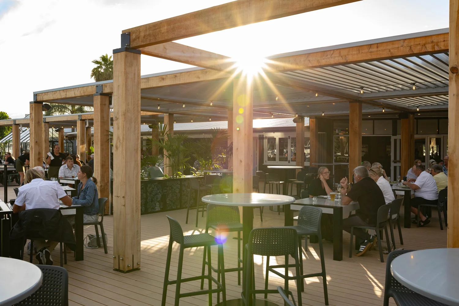 Salt Restaurant & Bar | Contact — Whitianga Hotel & Salt Restaurant & Bar