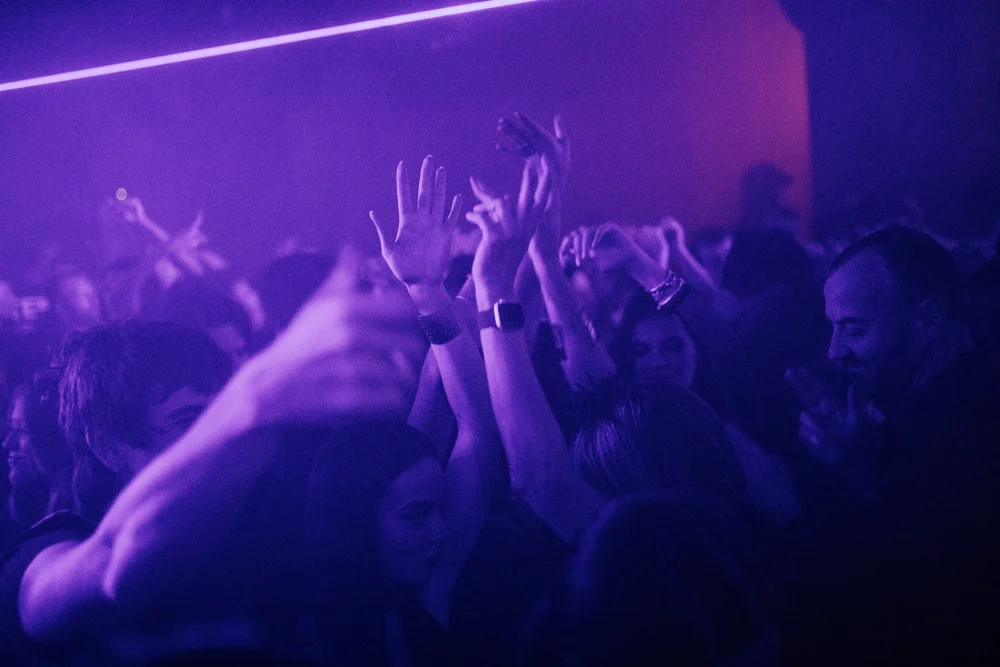CLUB — VOLT