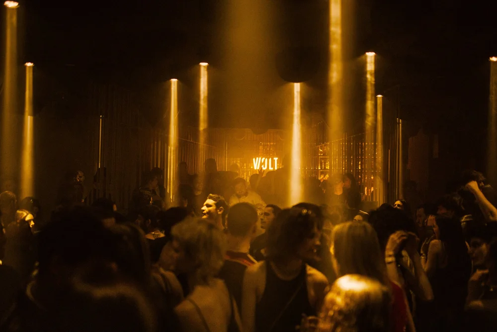 CLUB — VOLT