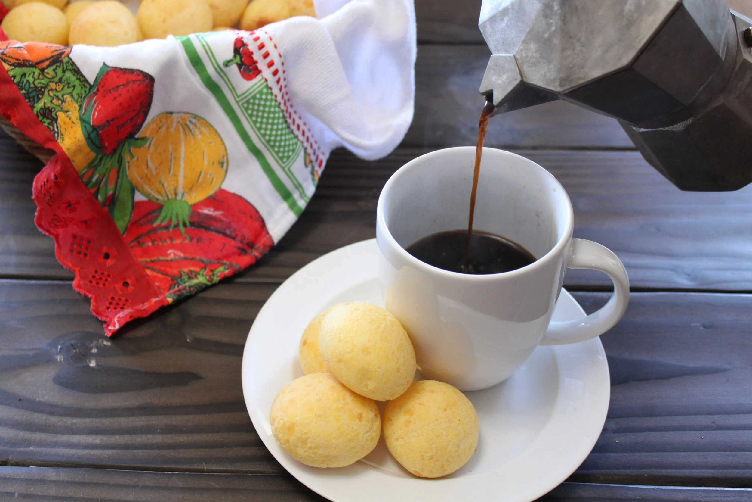 How to Make Authentic Brazilian Cheese Bread (Pão de Queijo Recipe ...