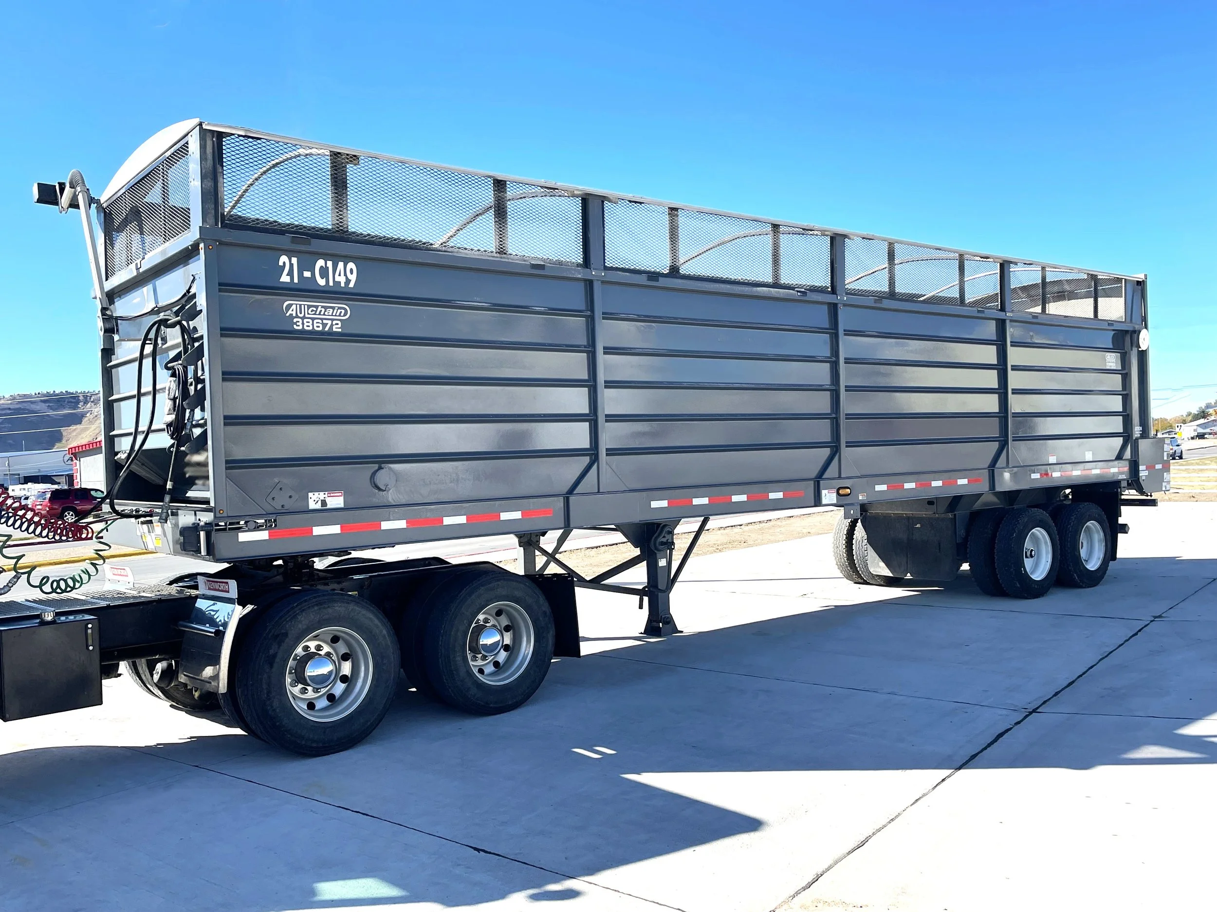 Chain Floor Trailer | Sales and Rentals | Aulick Industries — Aulick ...