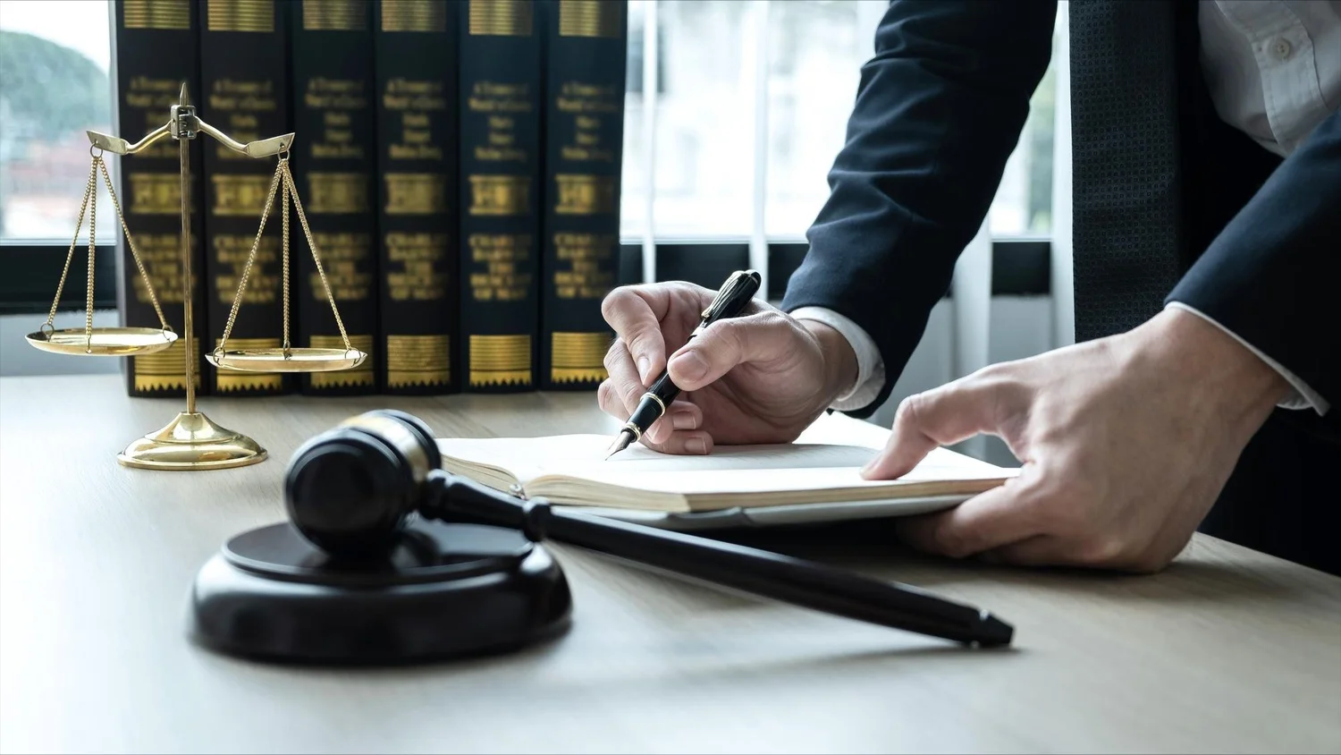 Clear Guide to Guardianship vs Conservatorship Differences ...